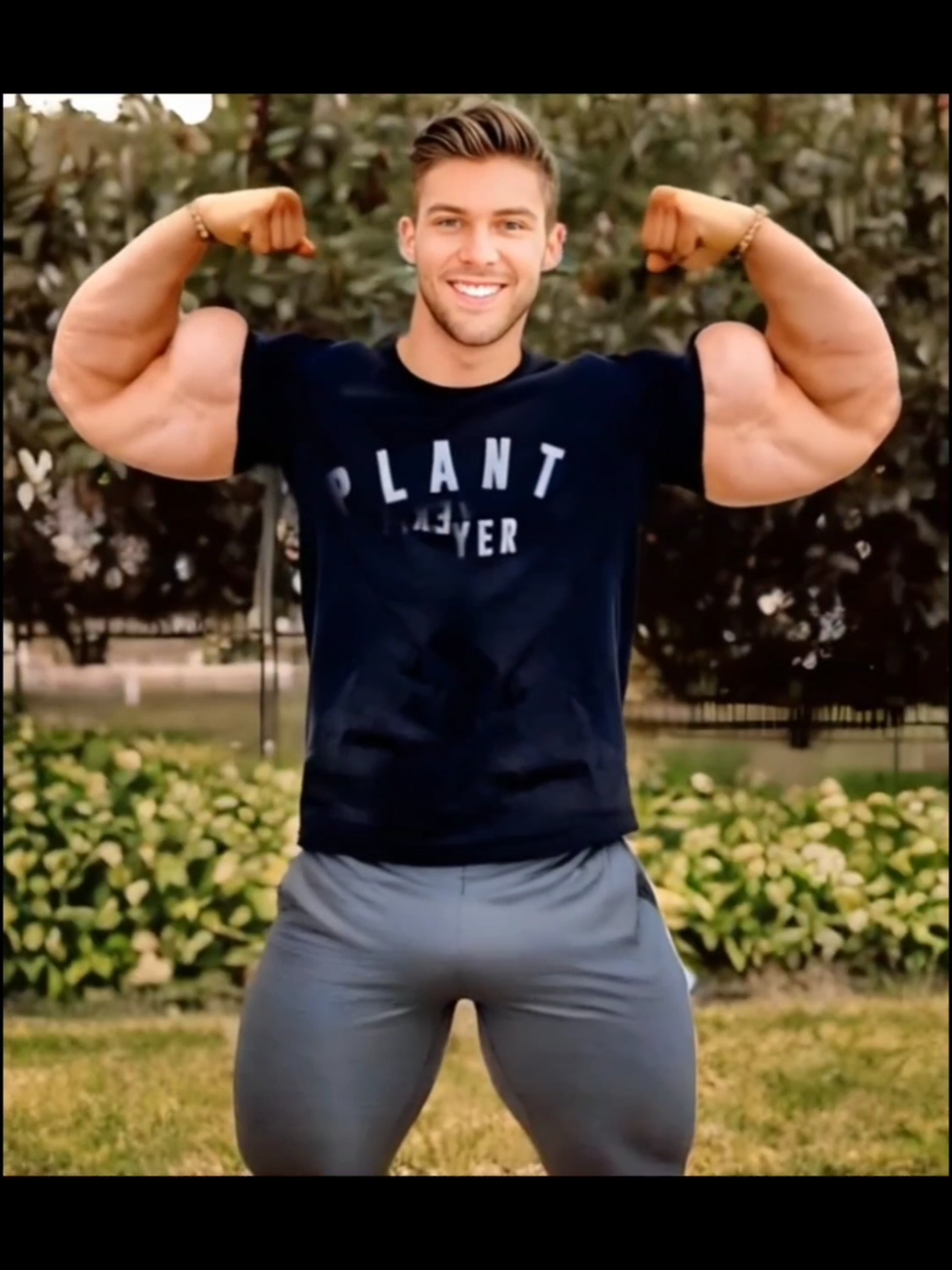 Leonardo Ruschell de Andrade (@muscleboyruschell) - Urlebird