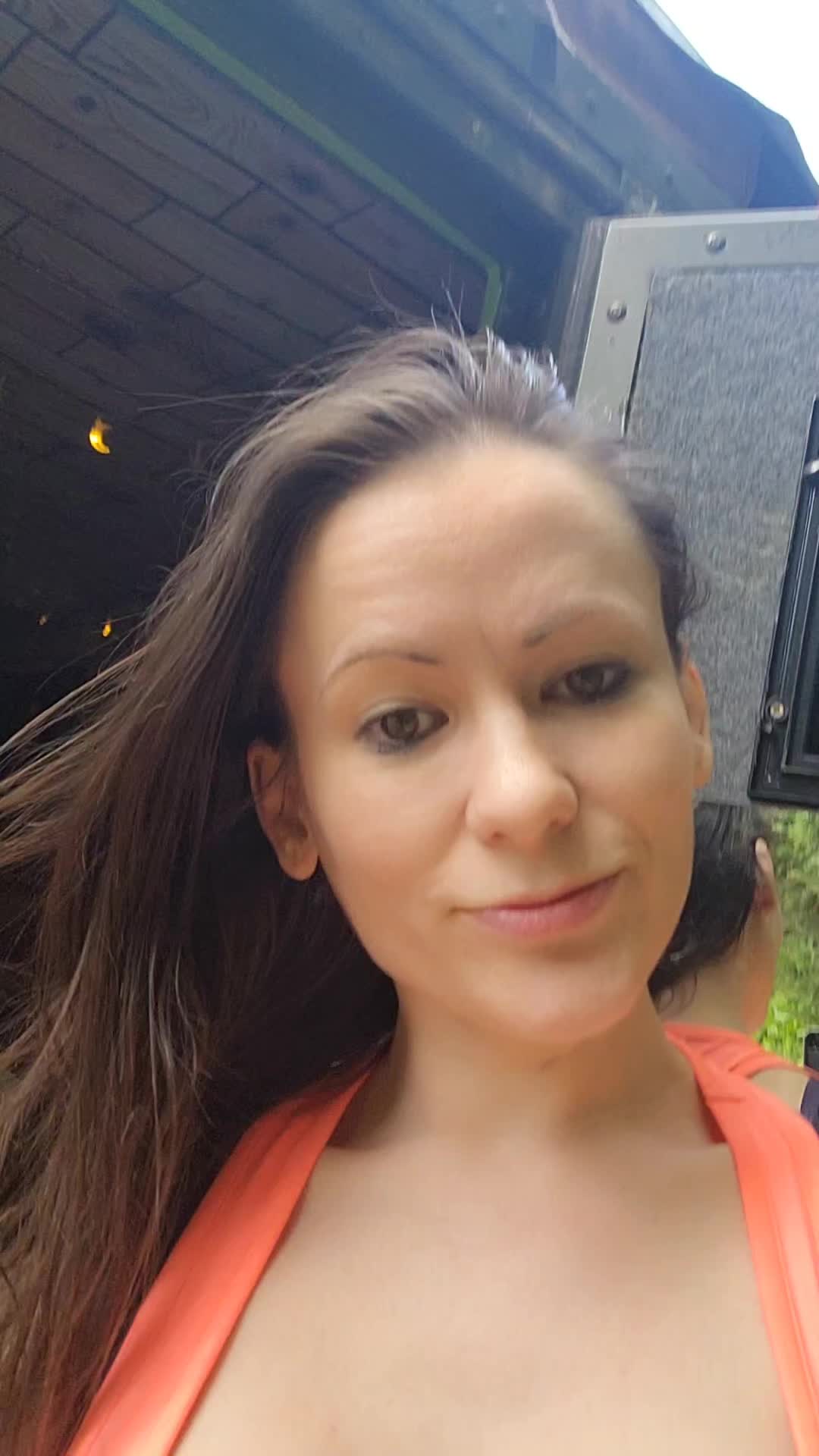 Vicki peach (@vickipeachx) - Urlebird