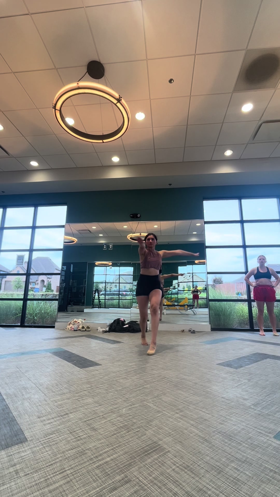 Iconic DUO😊#dance | emelylo1506 (@emelylo1506)