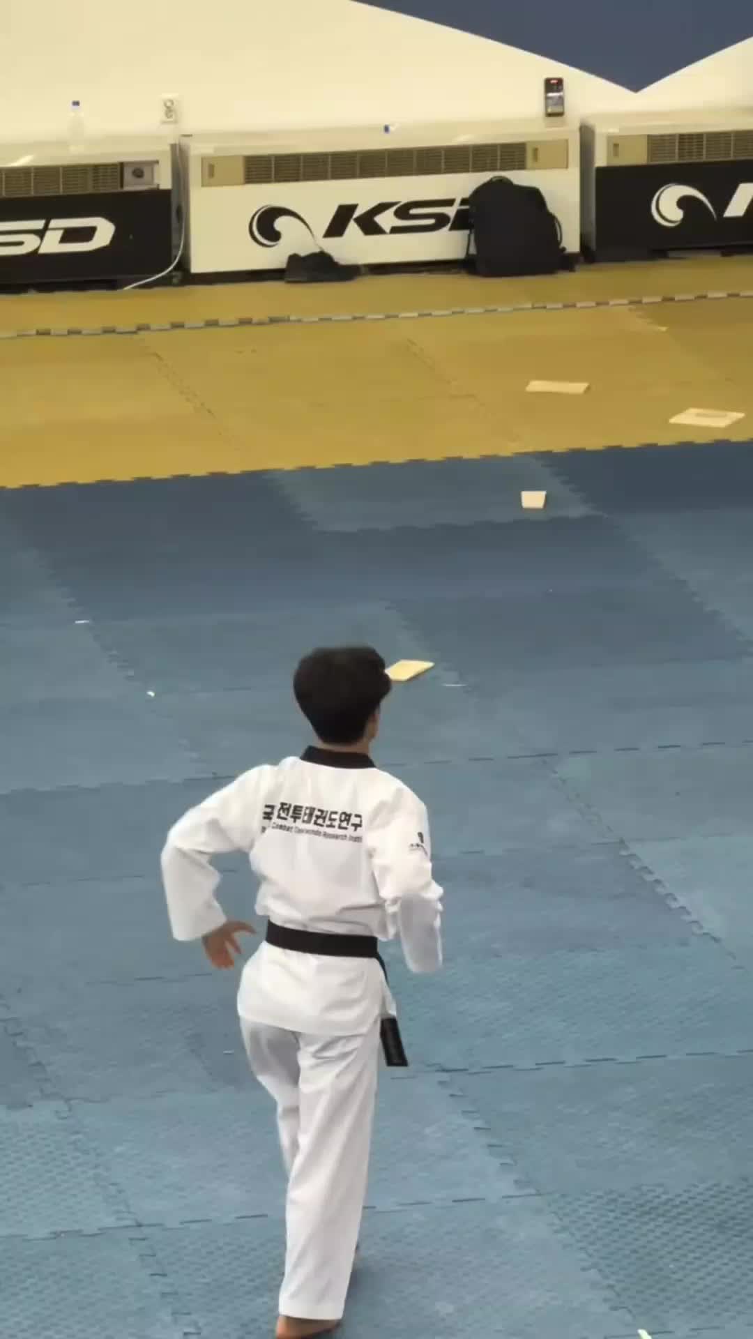 Super Kick (@superkick.official) - Urlebird