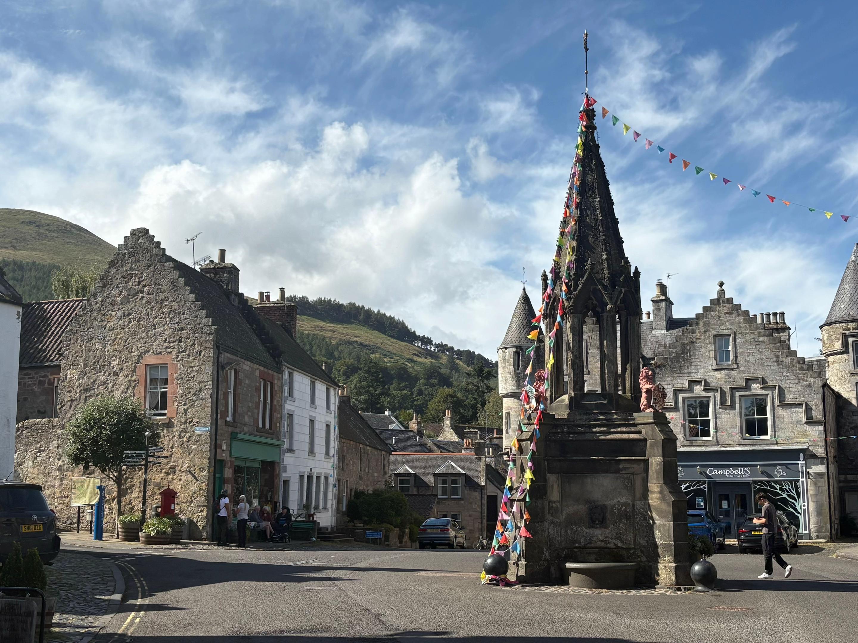 The historic town is home to Falkland | Stuart_nature (@stuart_nature)