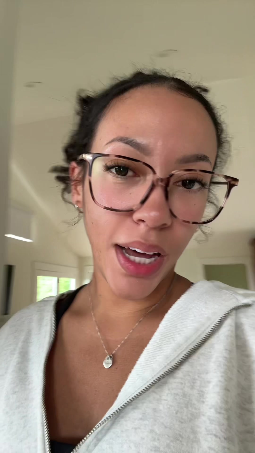 liv 🛸 (@itslunarliv) - Urlebird