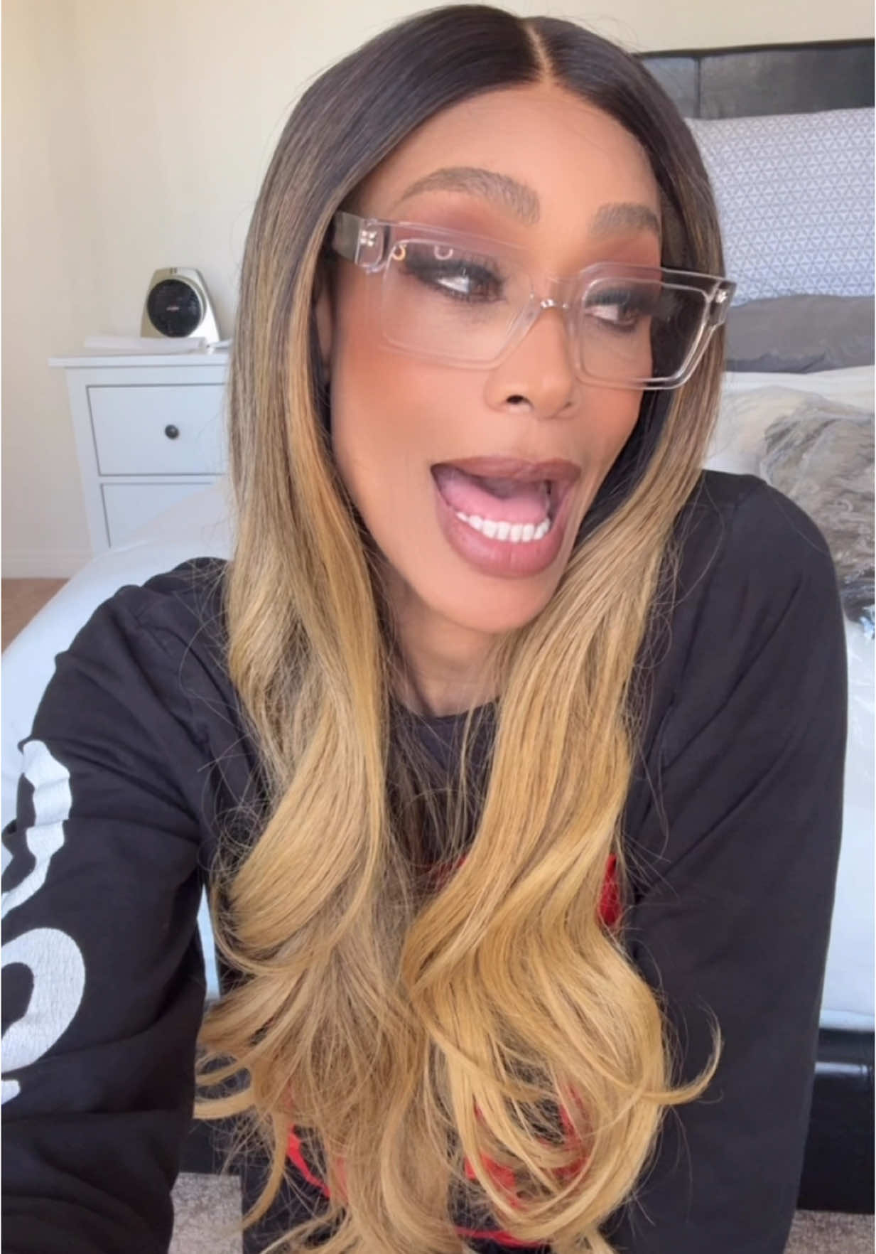 Tami Roman (@officialtamiroman) - Urlebird