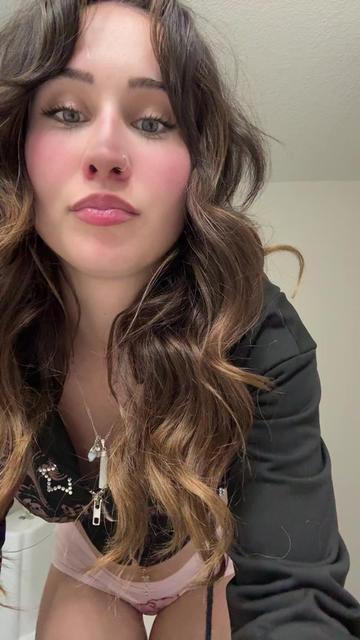Josy 🫶🏻 (@itsjosybby) - Urlebird