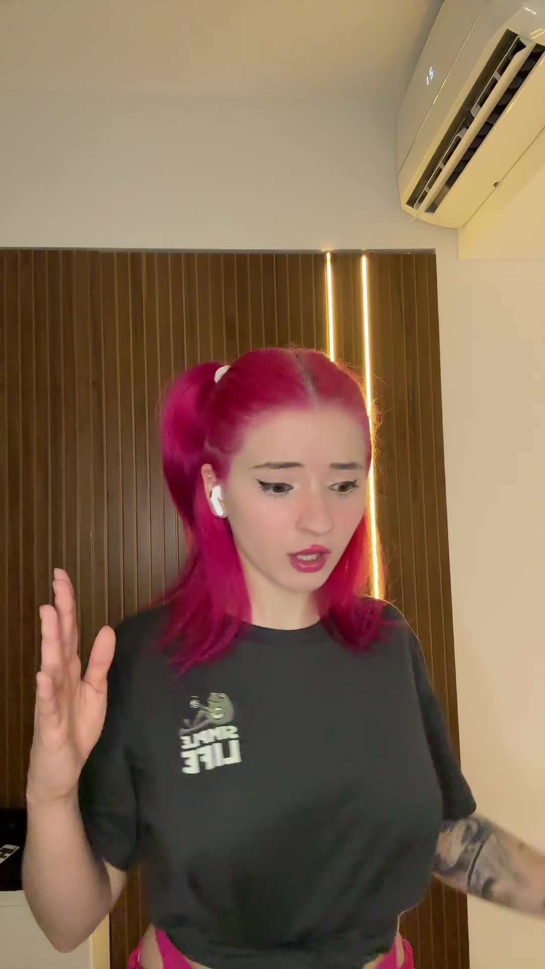 Emma Fiore (@emmafiore10) - Urlebird