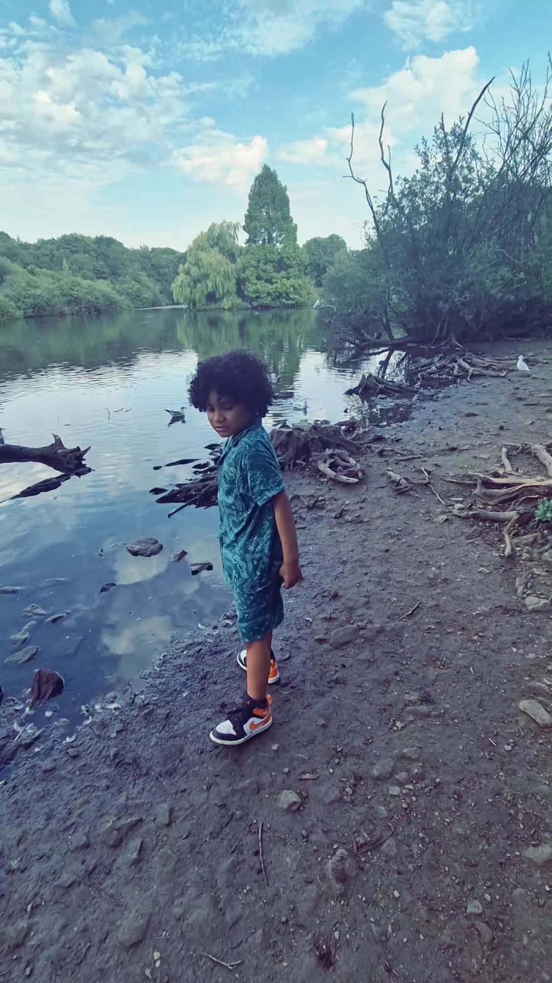 Esha Mae (@eshamae1) - Urlebird