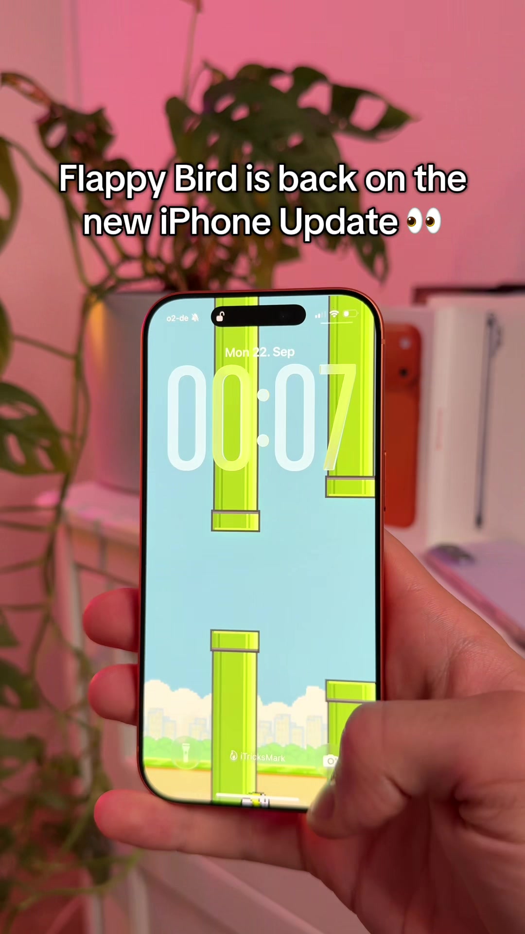 Flappy Bird as the New iPhone Live | Mark (@itricksmark)