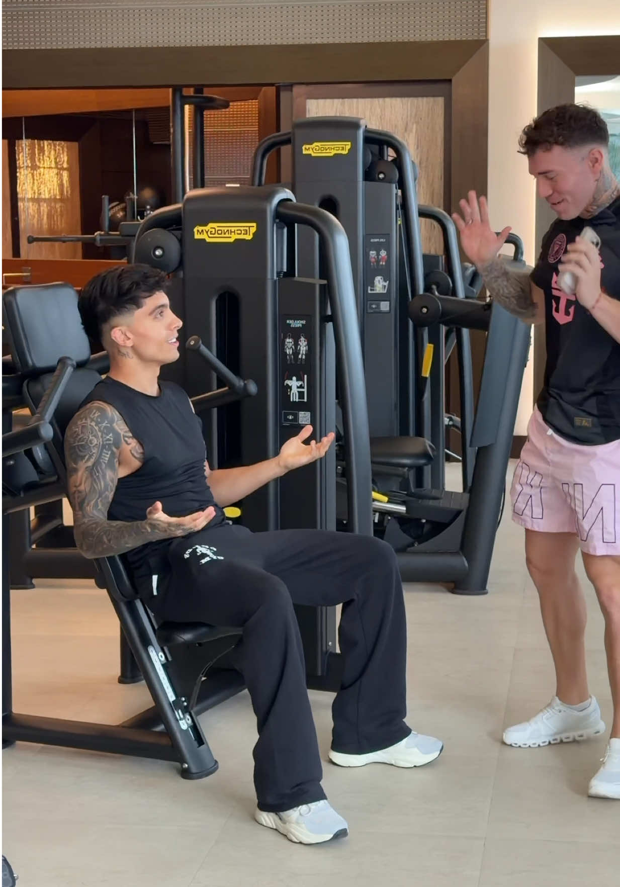 Malik (@itsmalikross) - Urlebird