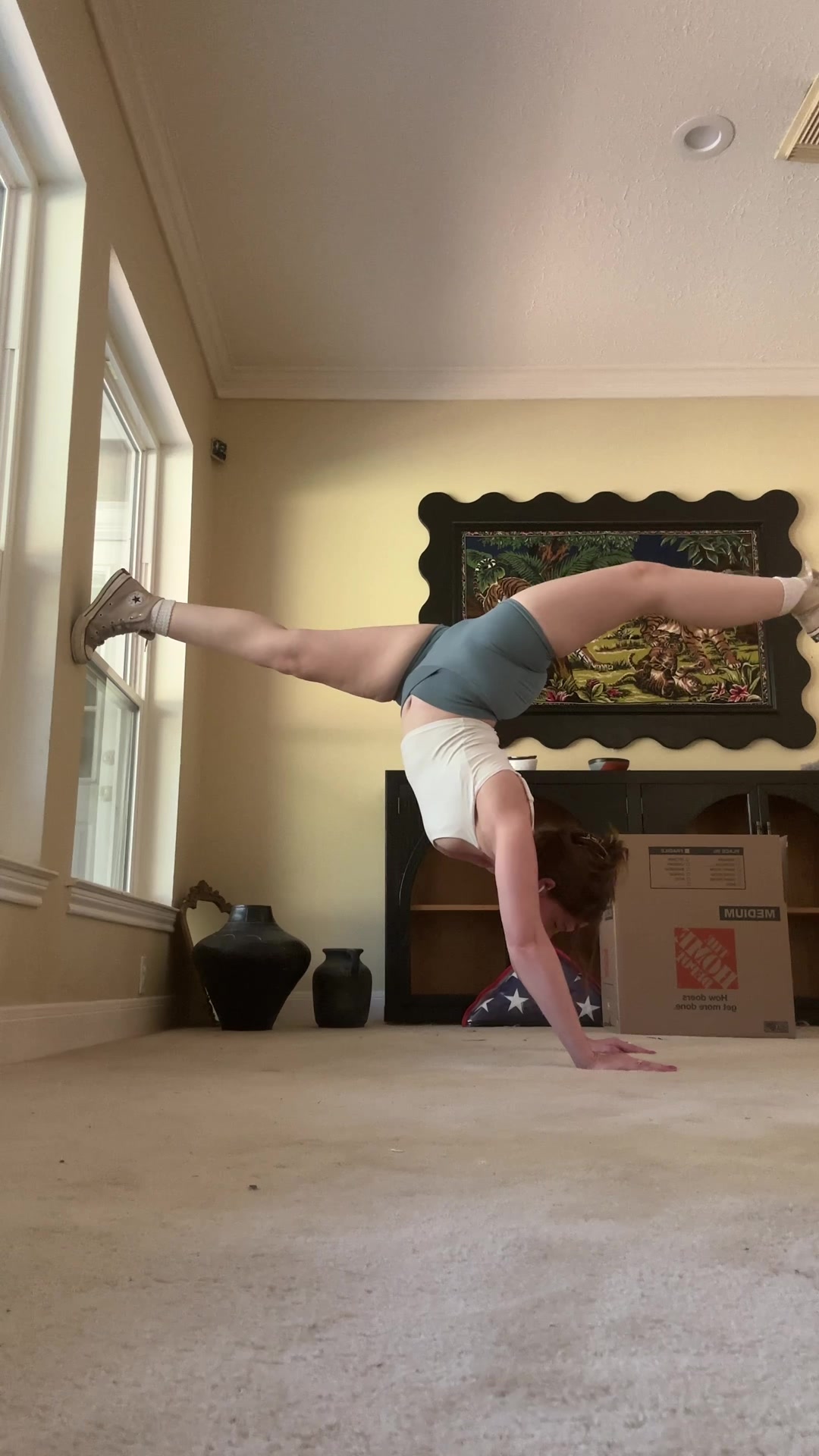 Kari (@musemered) - Urlebird