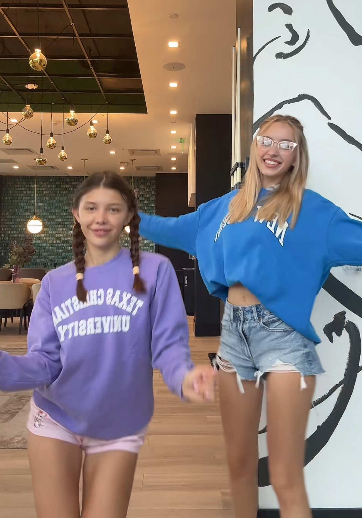 Evi 🌺 (@littlebirdevi) - Urlebird