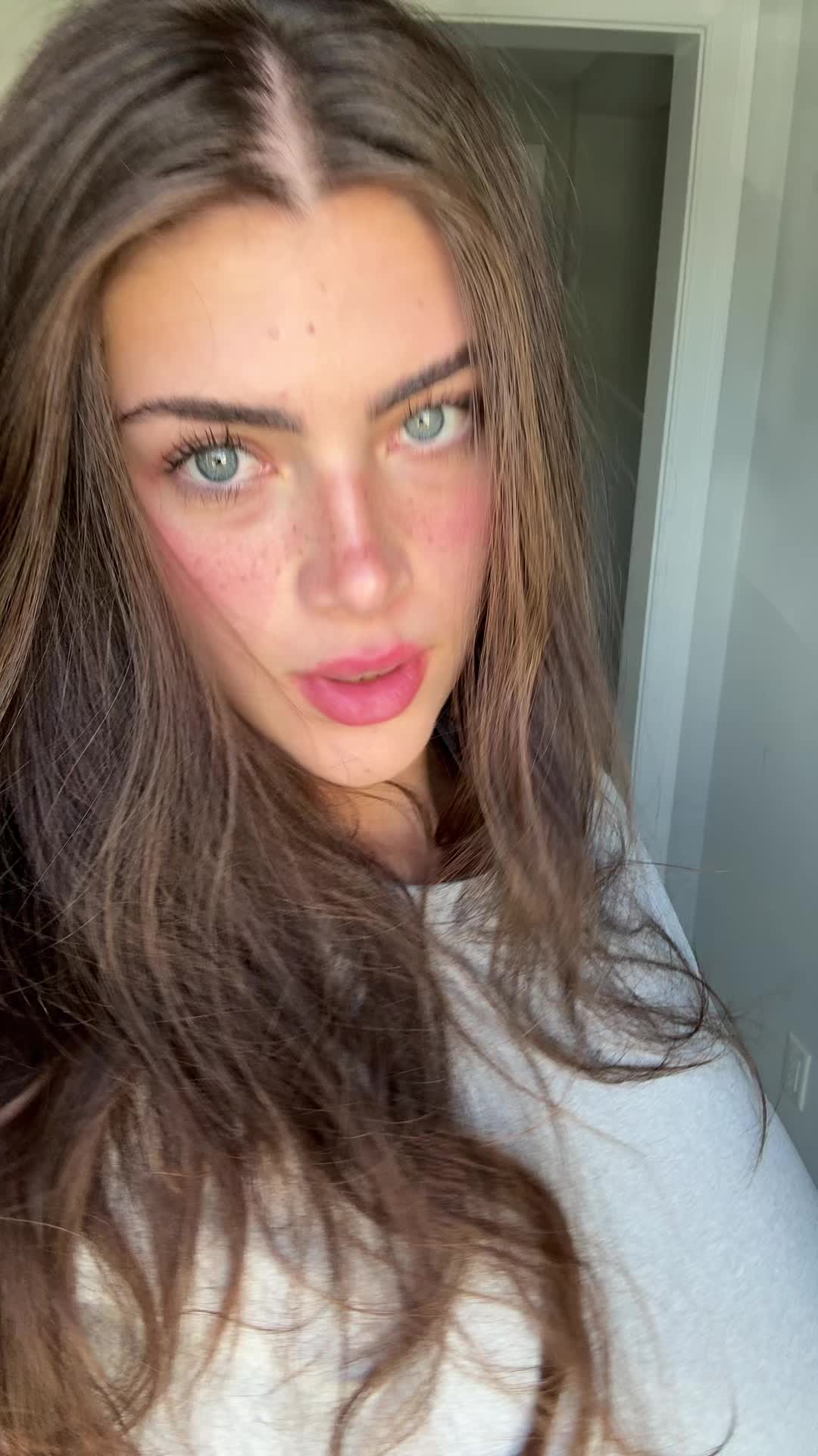 Colleen.333 (@colleen.333) - Urlebird