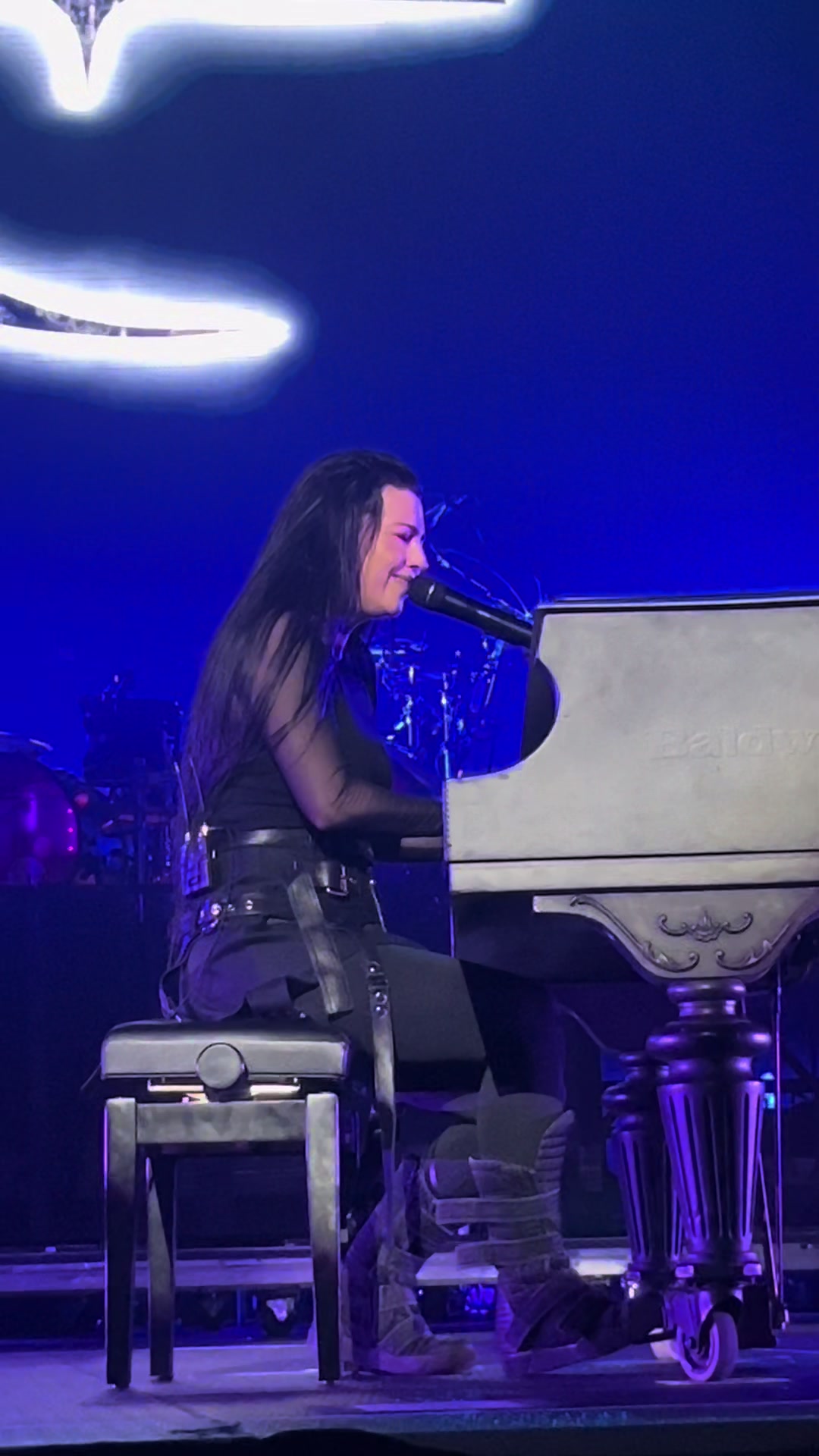 Boom | Tina Kitsune 🦊 (@tina.kitsune)