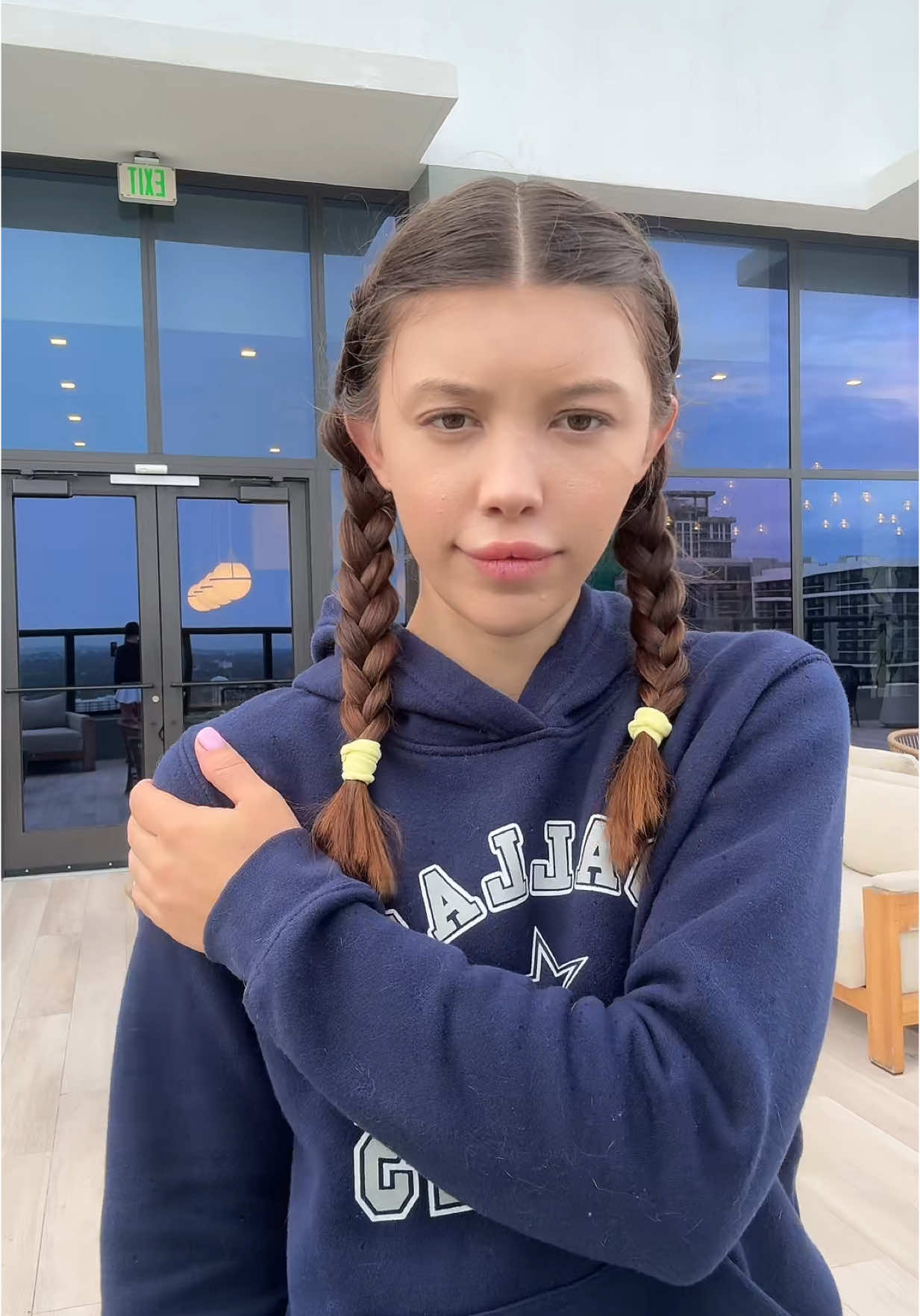 Evi 🌺 (@littlebirdevi) - Urlebird