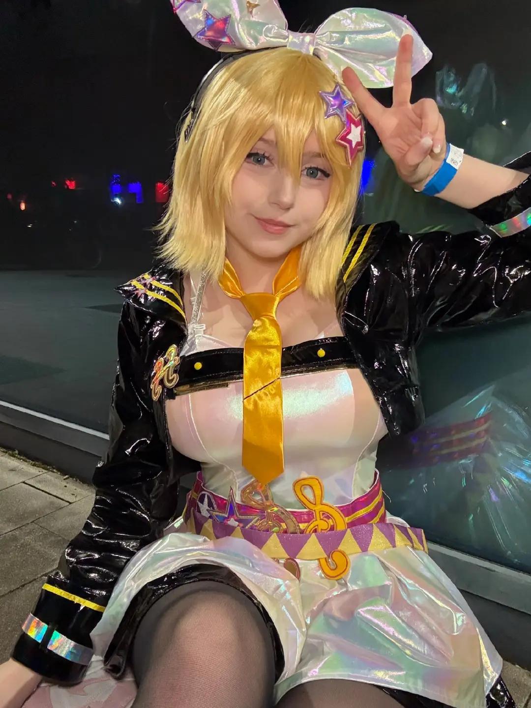 twitch.tv/upminaa (@upminaaa.cos) - Urlebird