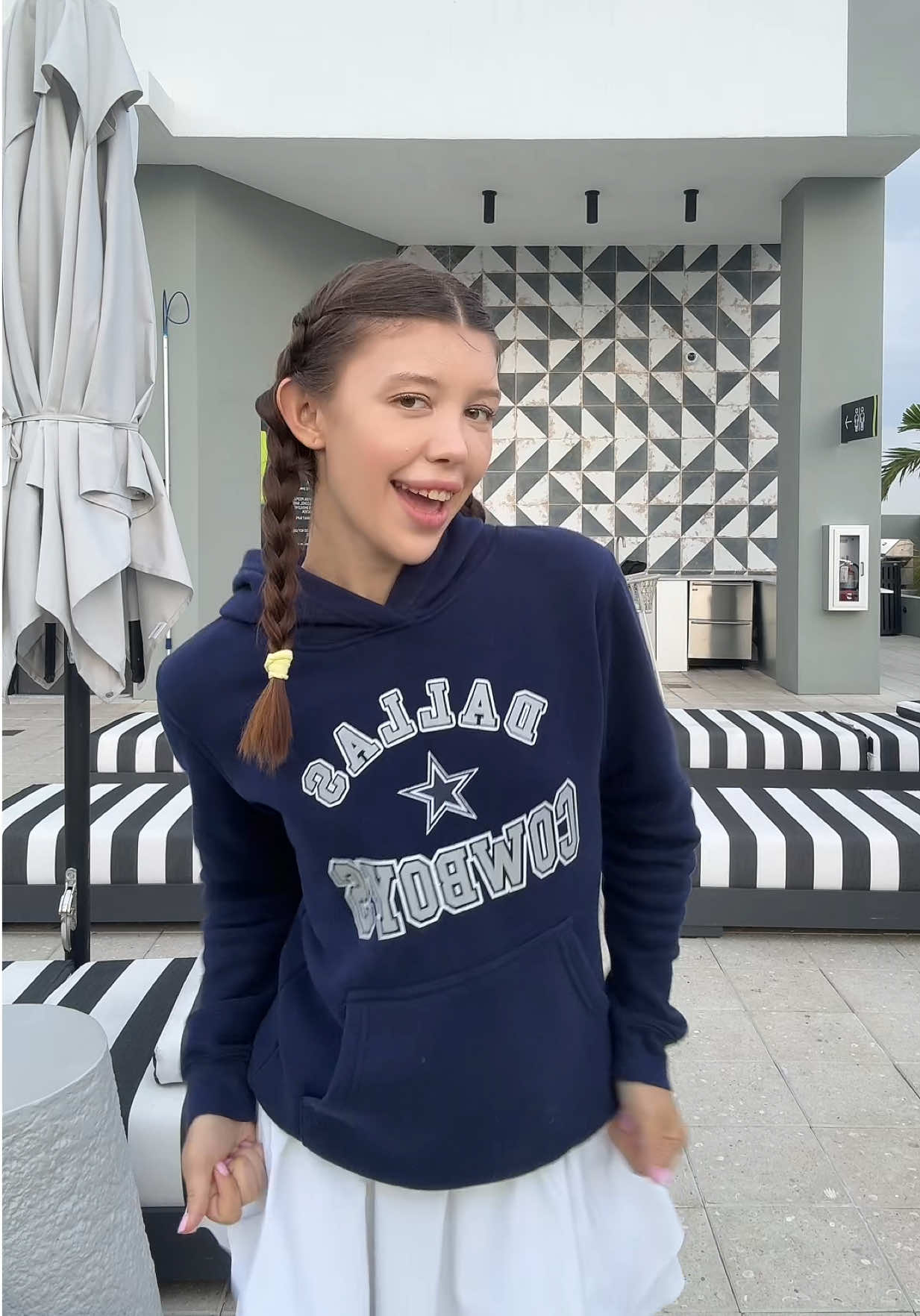 Evi 🌺 (@littlebirdevi) - Urlebird