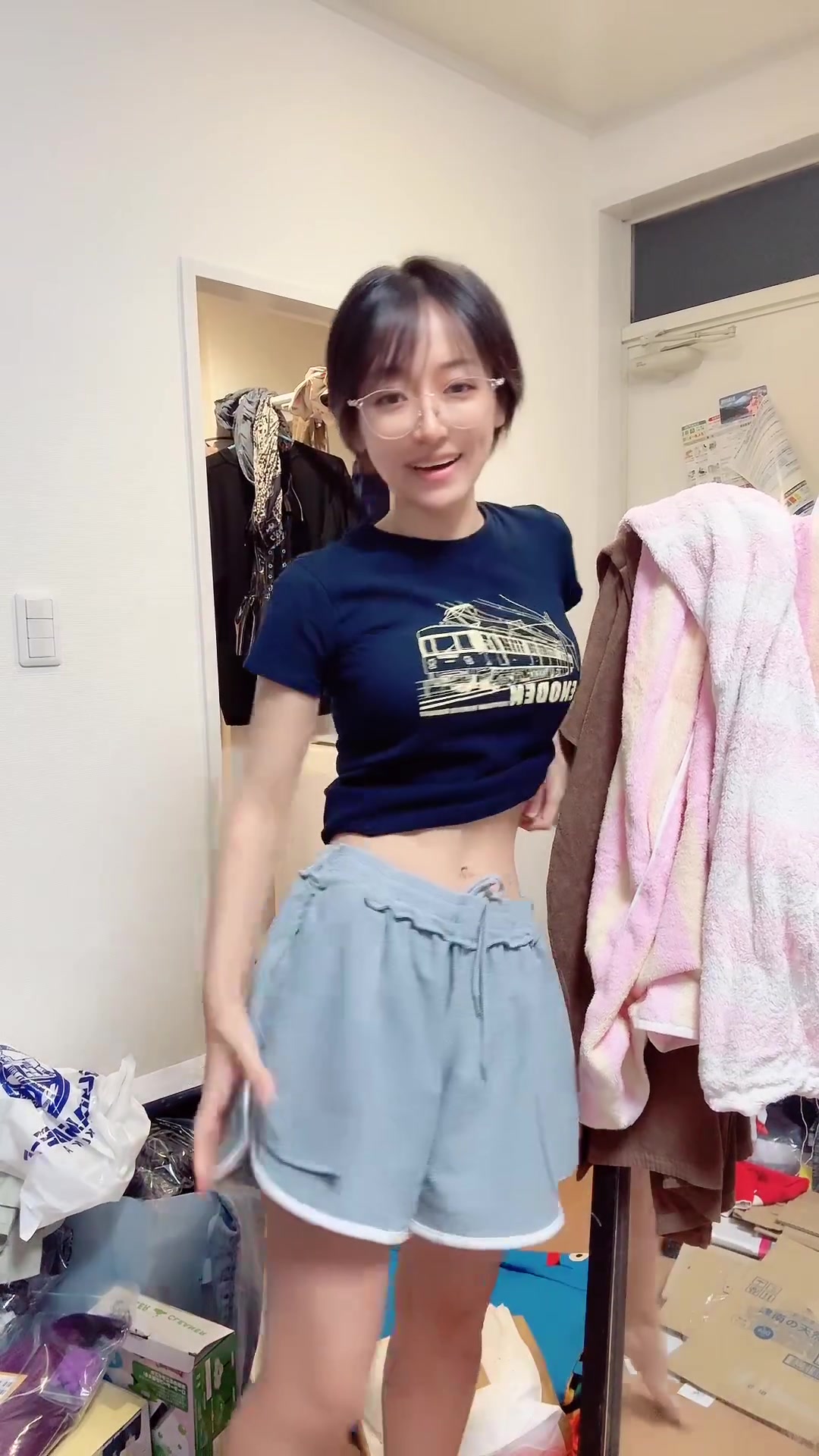 配信のとき、指摘されるまで気づかんかったけどズボン裏向きやった話。 | ミンミコ (@minmiko)