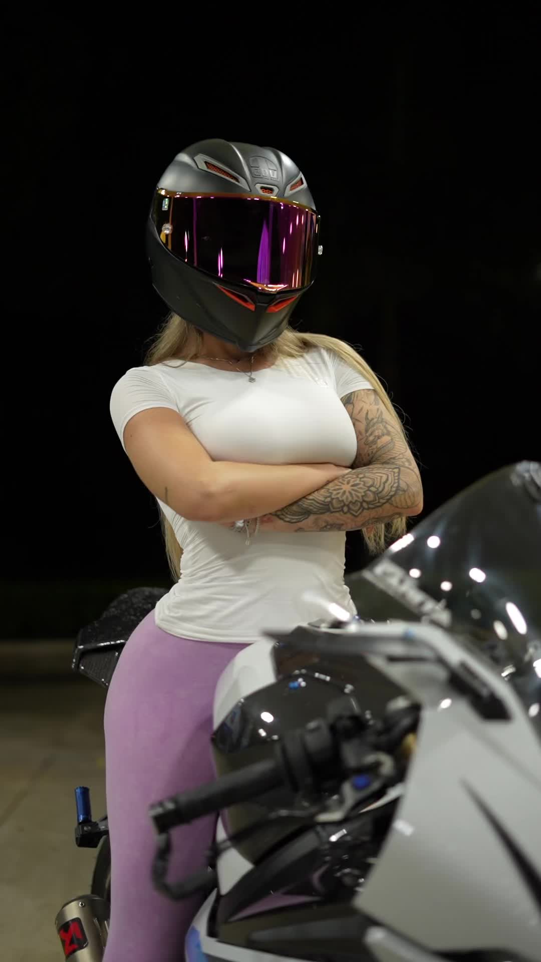 lunaxrides (@lunaxrides) - Urlebird