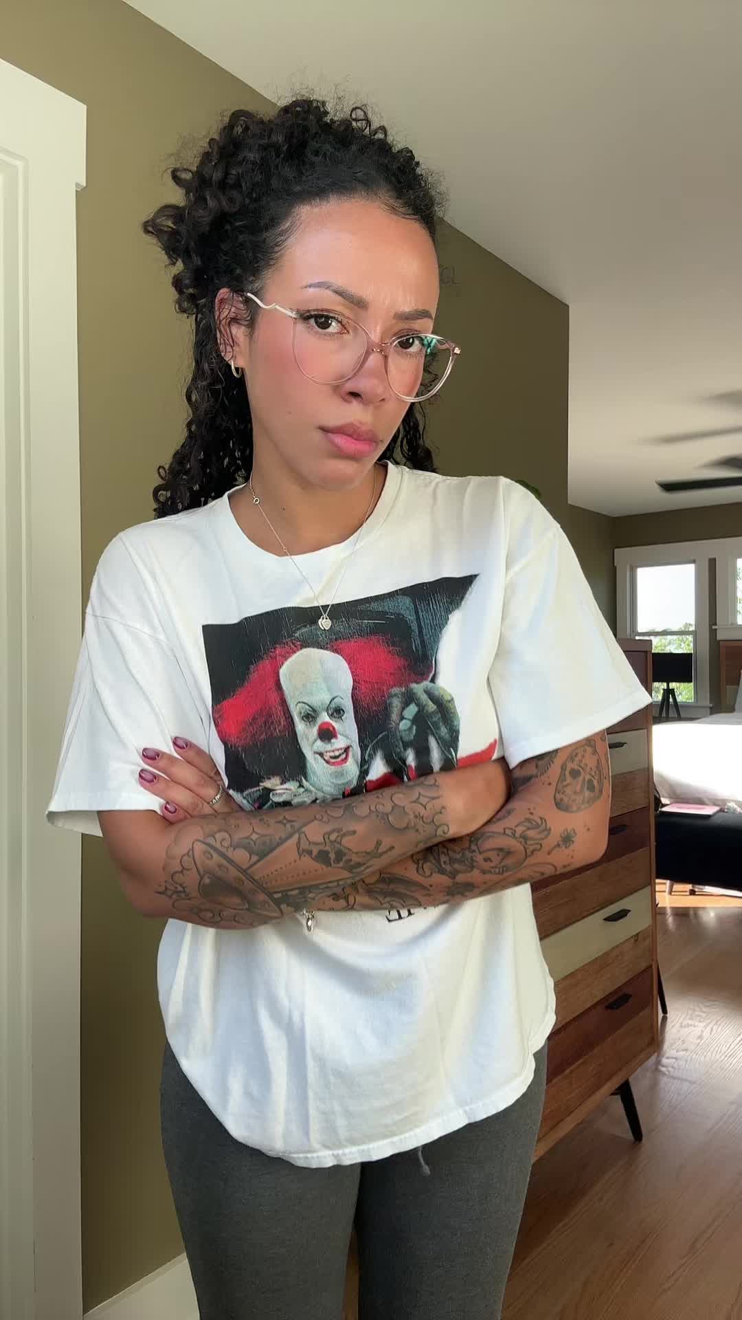 liv 🛸 (@itslunarliv) - Urlebird