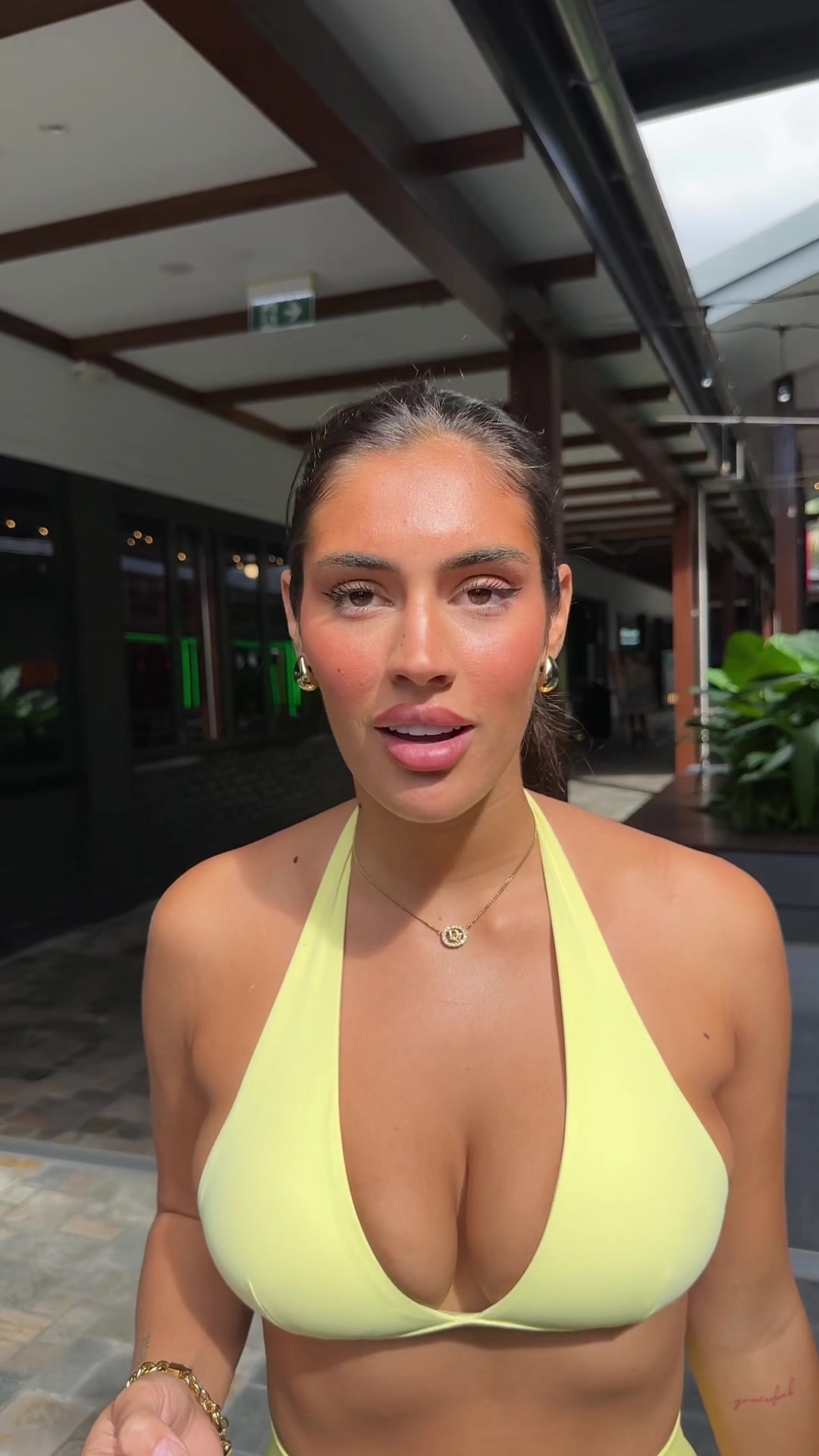 Mia Bailey (@onlymiabaileyy) - Urlebird