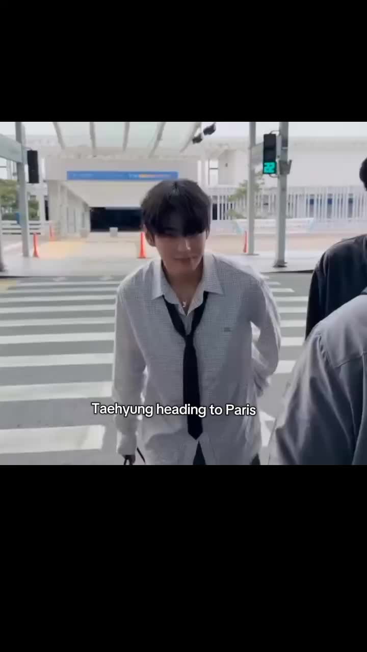 ⭐️ AllyMag Issue # 8 is here! ⭐️ | Alessandra Liu Official ...