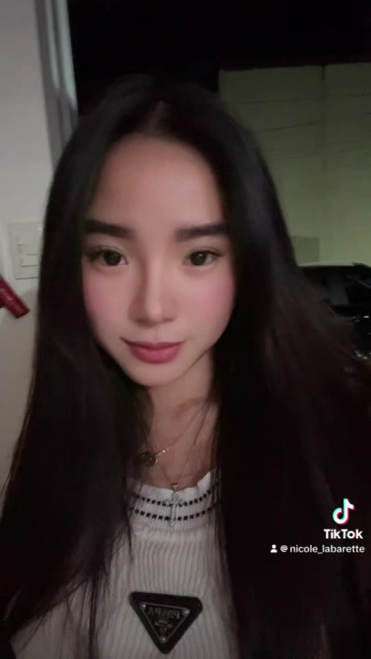 nicolelabarette (@nicole_labarette) - Urlebird