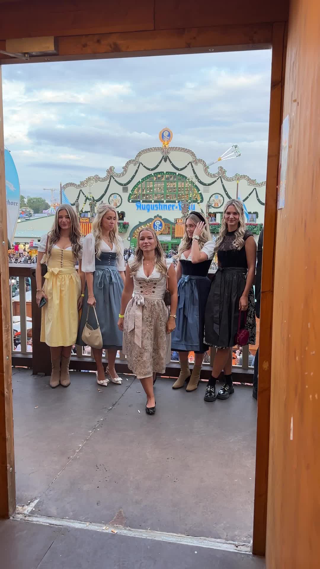 alinaxloves (@alinaxloves) - Urlebird