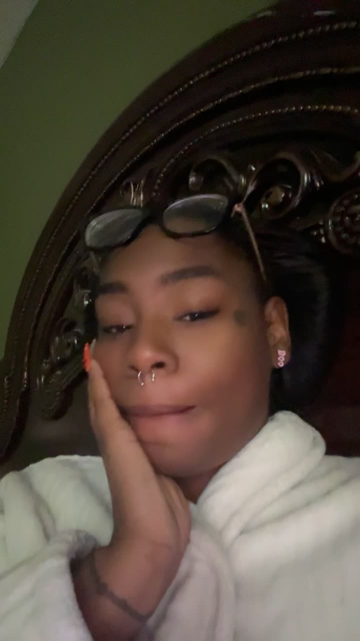 Shawnna Jonnell (@shawnnajonnell) - Urlebird