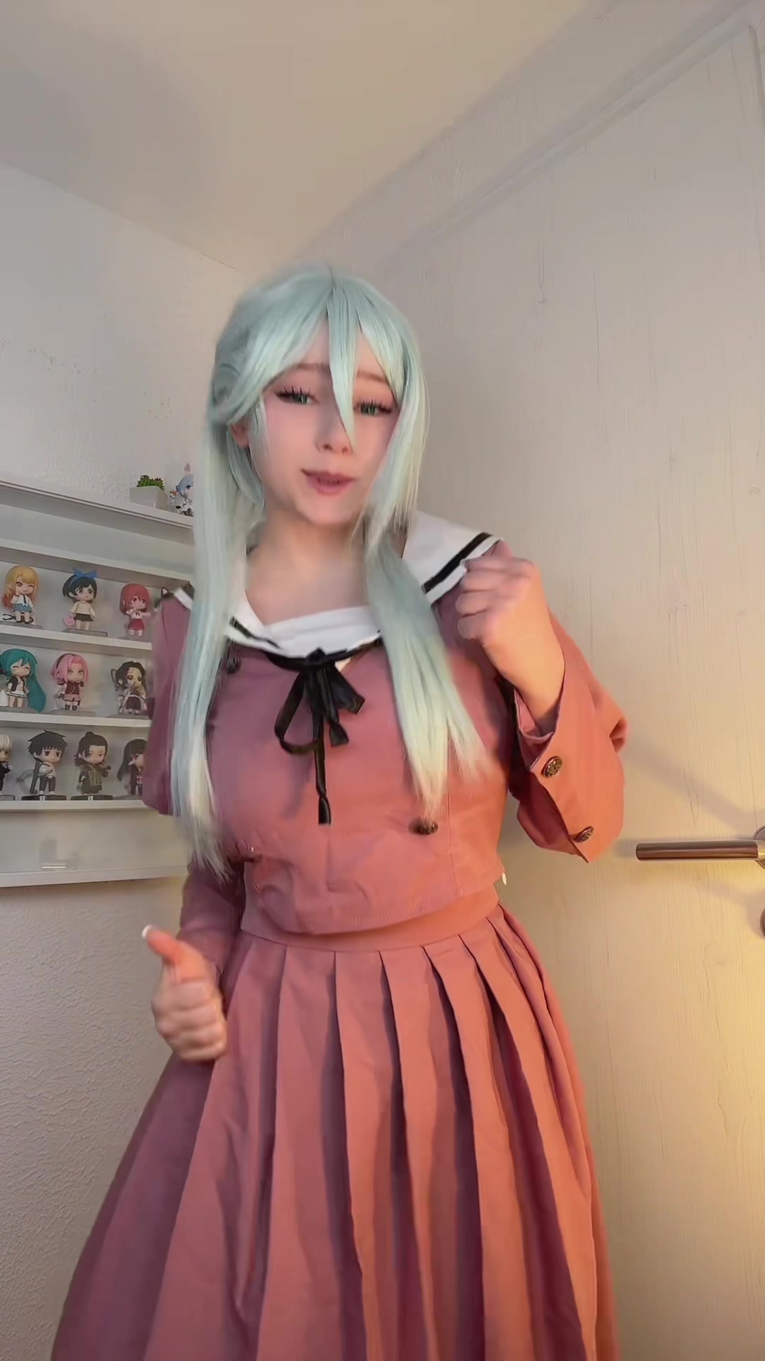 twitch.tv/upminaa (@upminaa.cos) - Urlebird