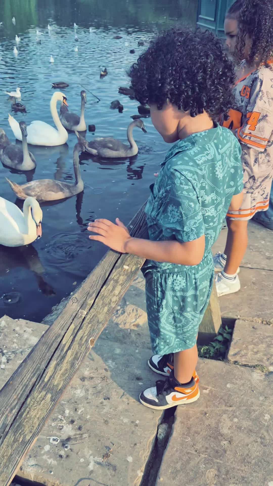 Esha Mae (@eshamae1) - Urlebird