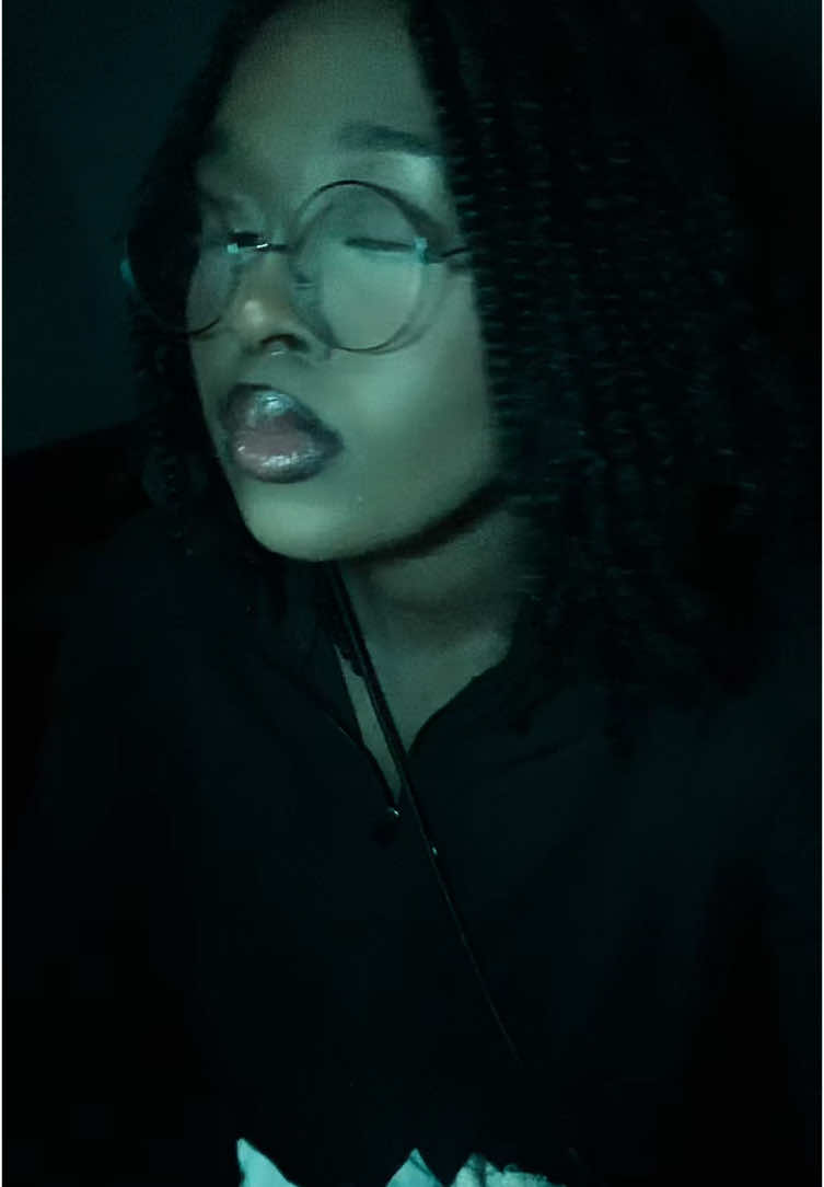 Loydie (@loxyll.od2) - Urlebird