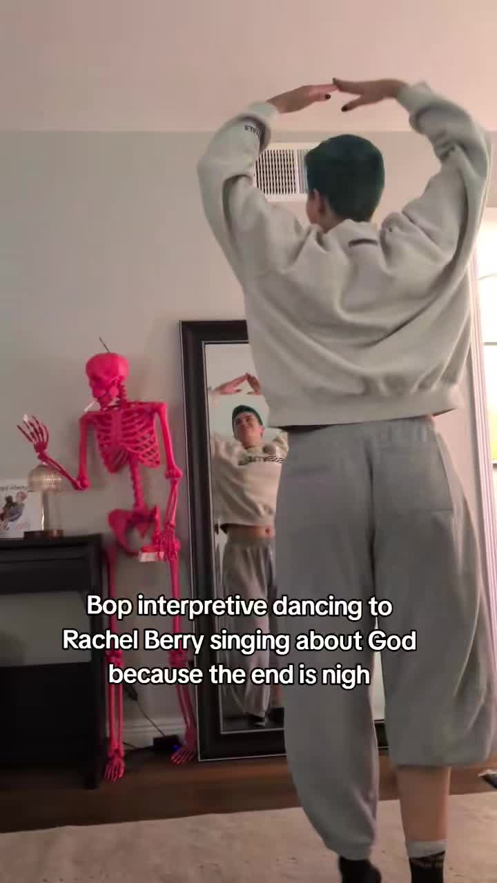 Kitthebeefcake (@kit_the_beefcake) - Urlebird