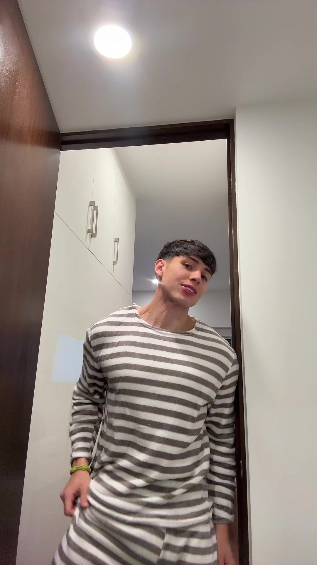 Lole 🥝 (@mj_lolee) - Urlebird