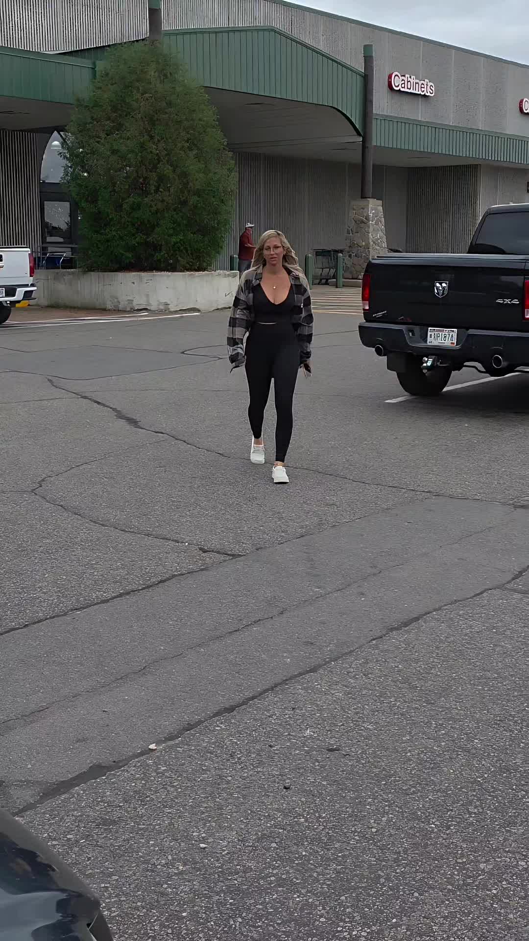 Kat pesch (@katpesch2) - Urlebird