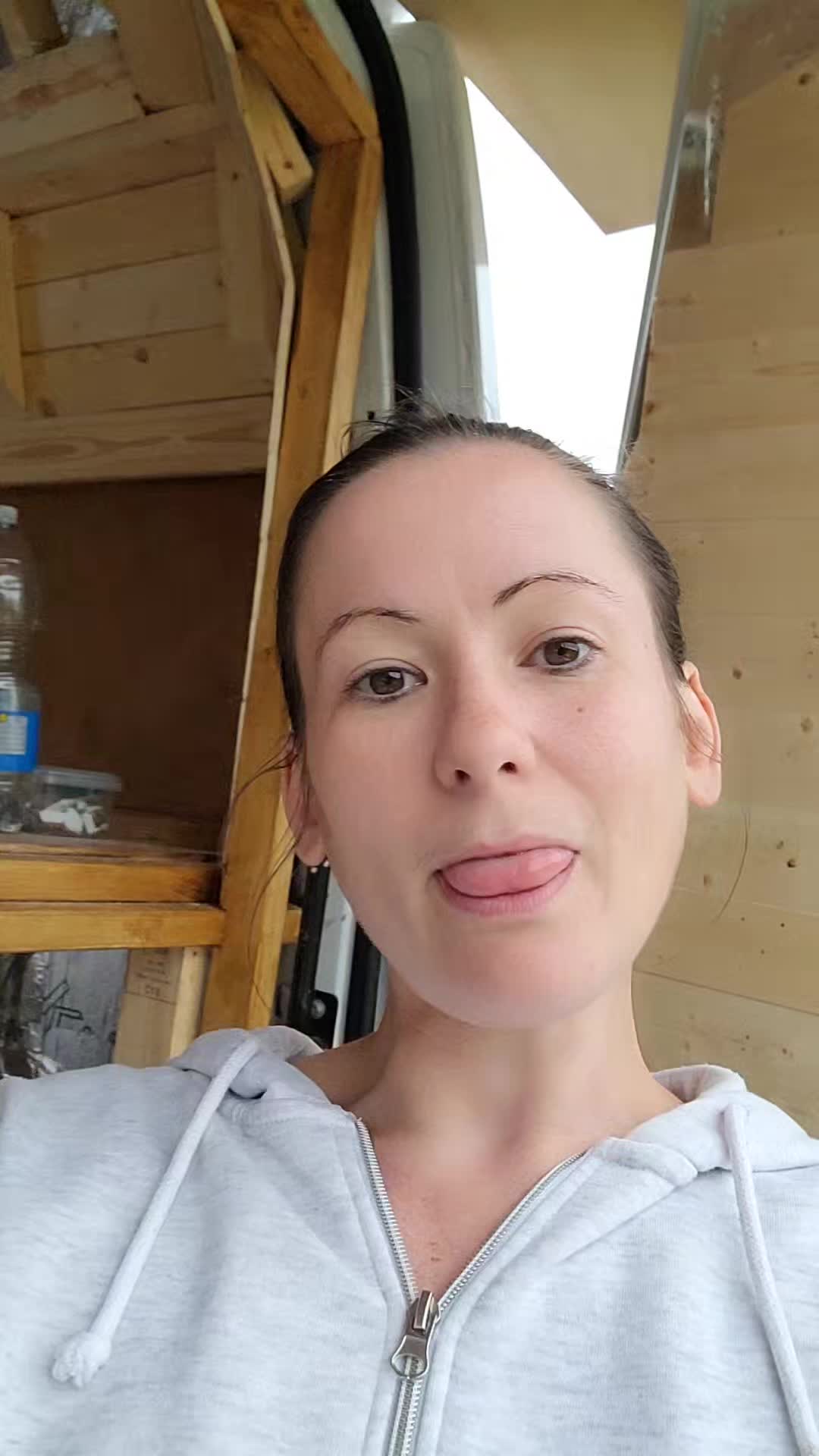 Vicki peach (@vickipeachx) - Urlebird