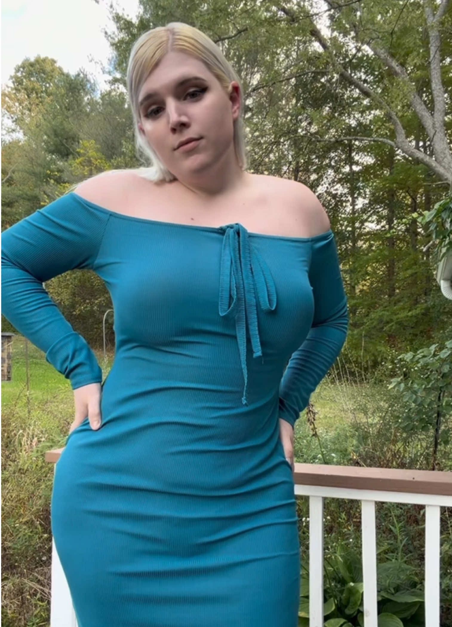 Amanda Rae (@realamandarae) - Urlebird