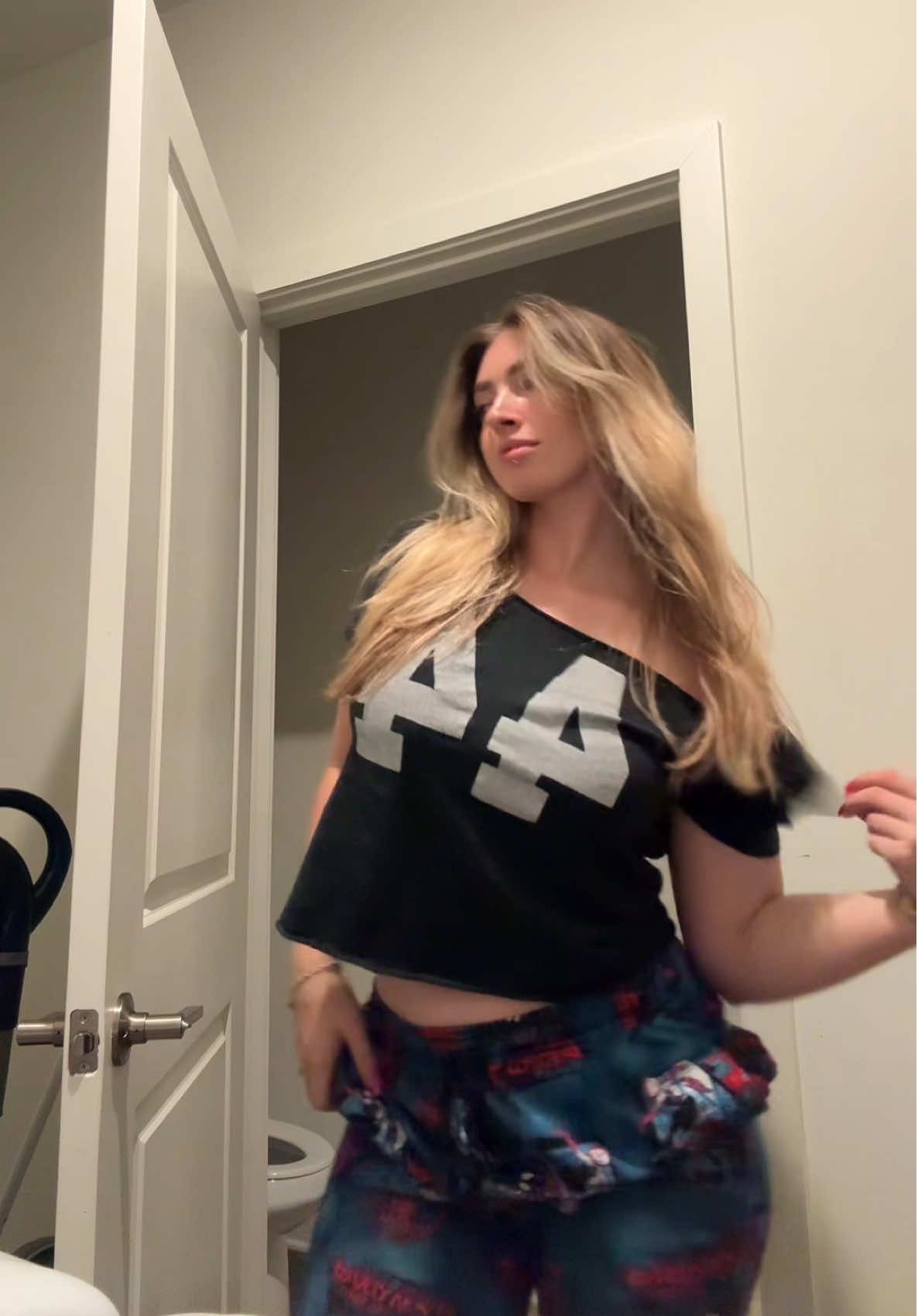 Carley (@carleycakeee) - Urlebird