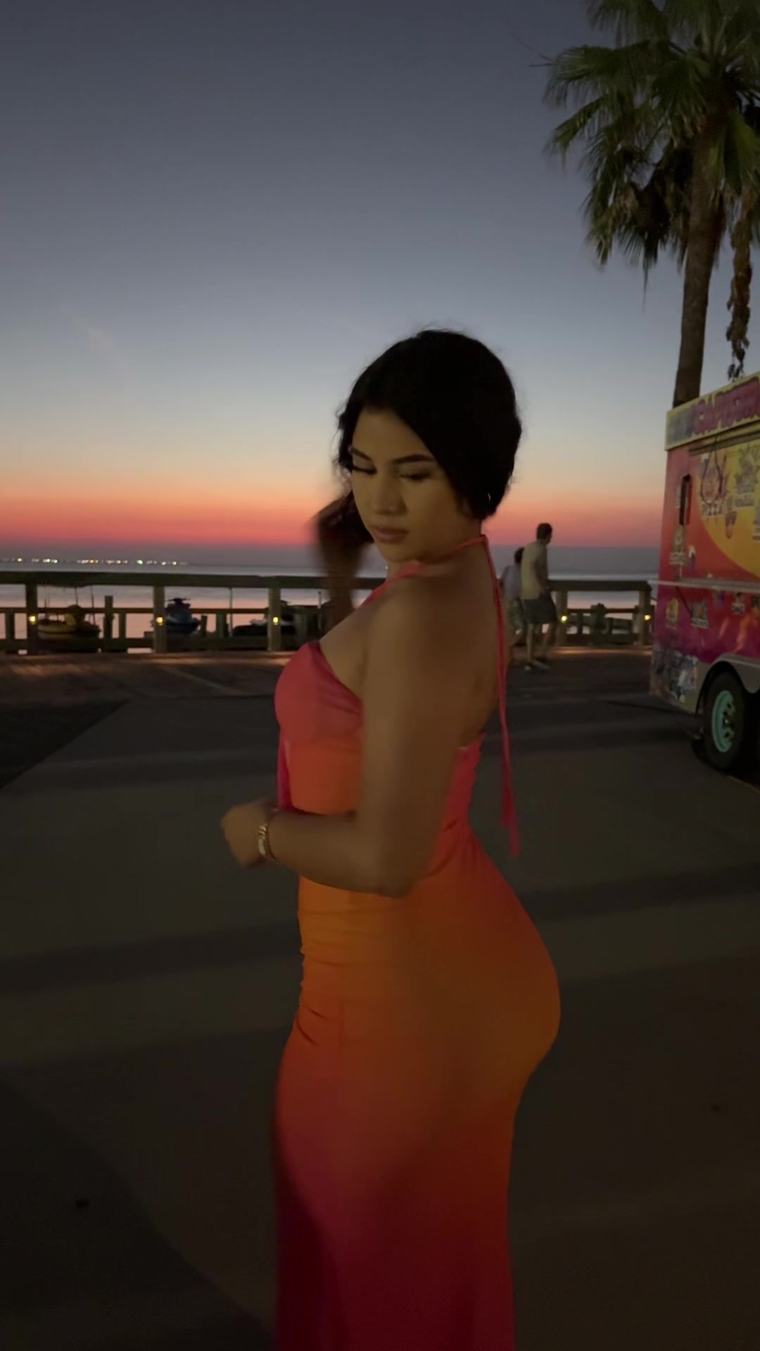 Anahi (@weluvanahi) - Urlebird