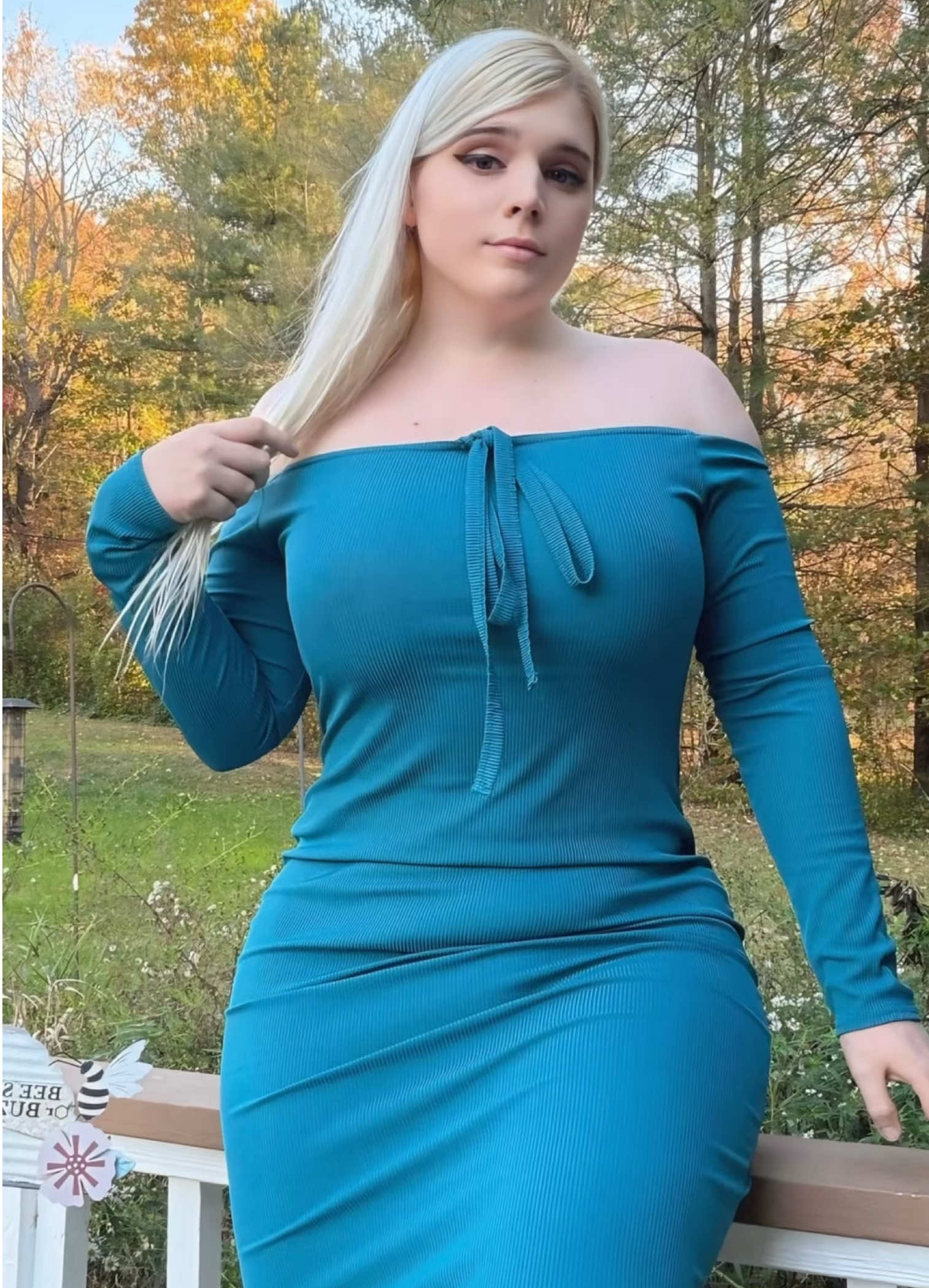 Amanda Rae (@realamandarae) - Urlebird