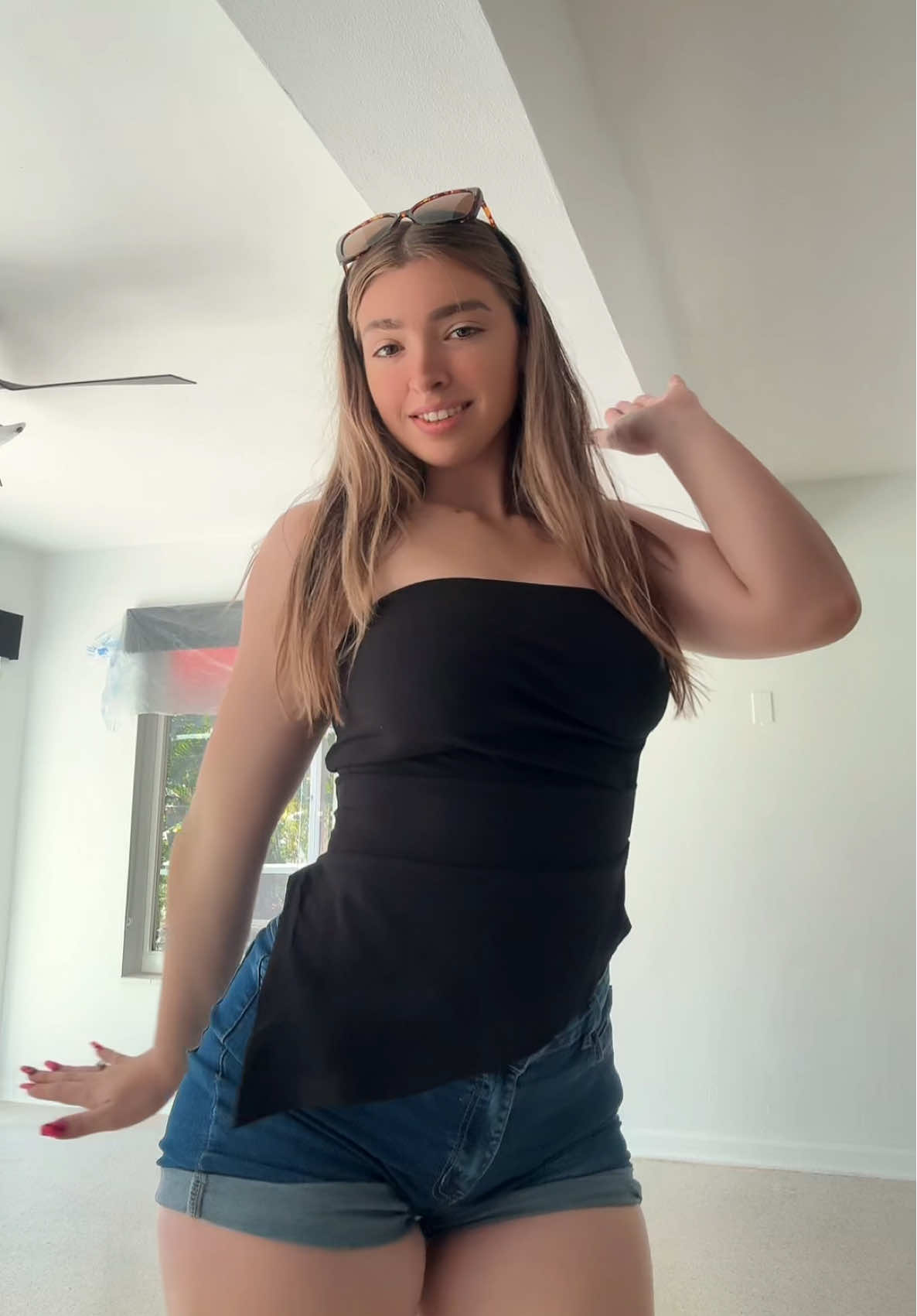 Carley (@carleycakeee) - Urlebird