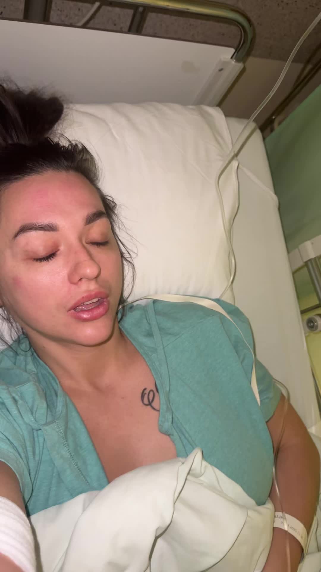 aLyzOo_ (@alyzoo_) - Urlebird