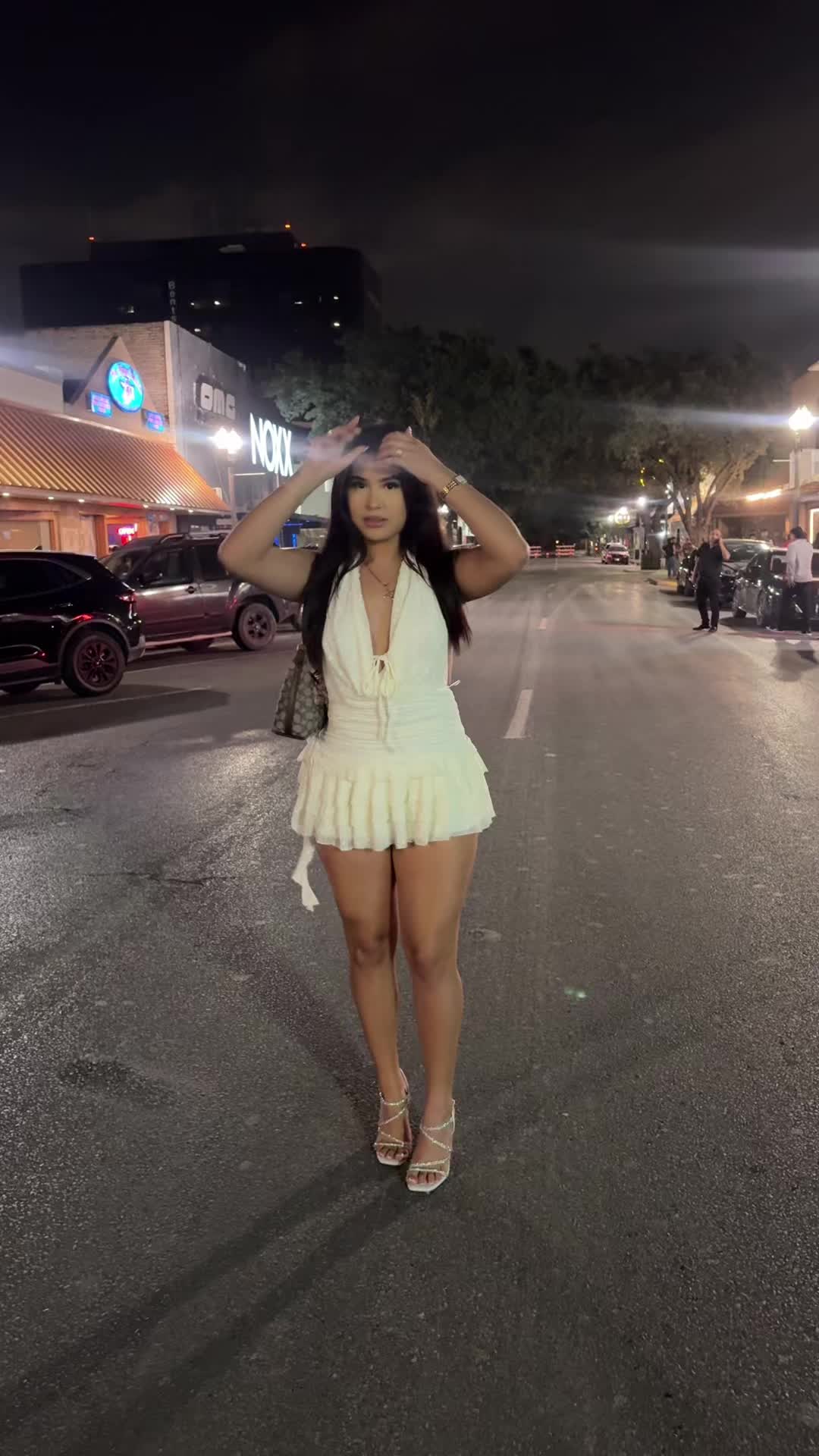 Anahi (@weluvanahi) - Urlebird