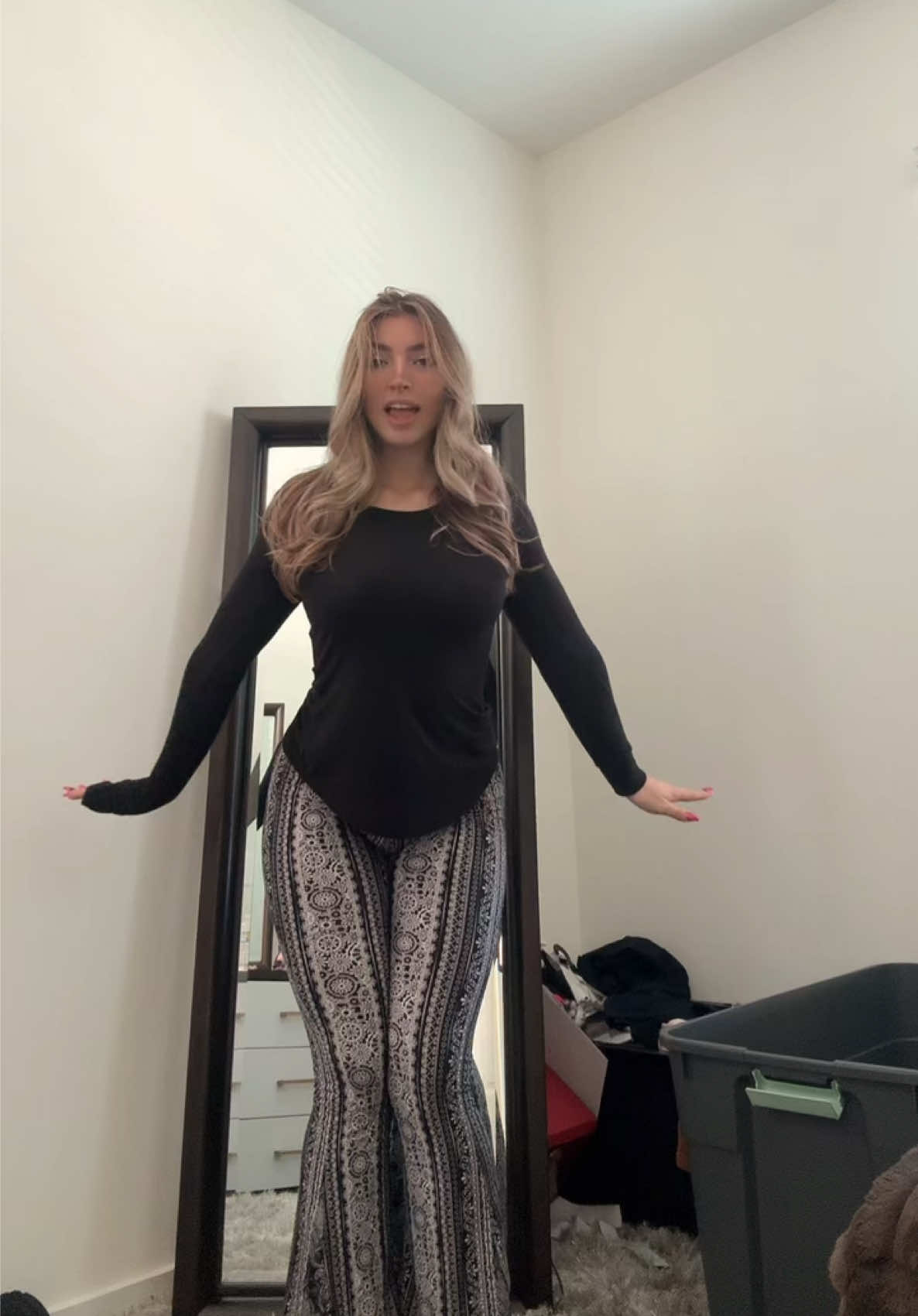 Carley (@carleycakeee) - Urlebird