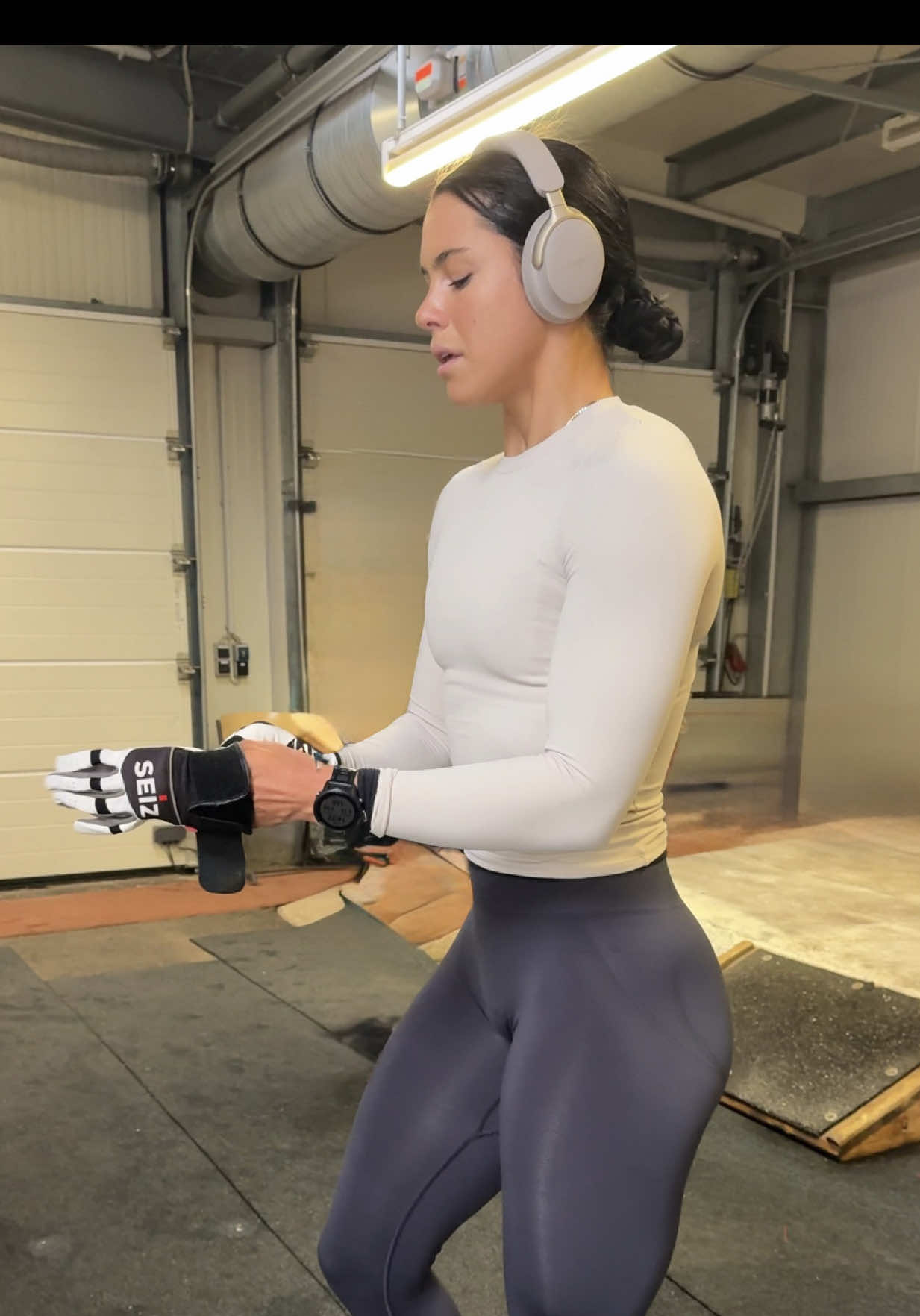 Desi Johnson (@desijohnsonn) - Urlebird