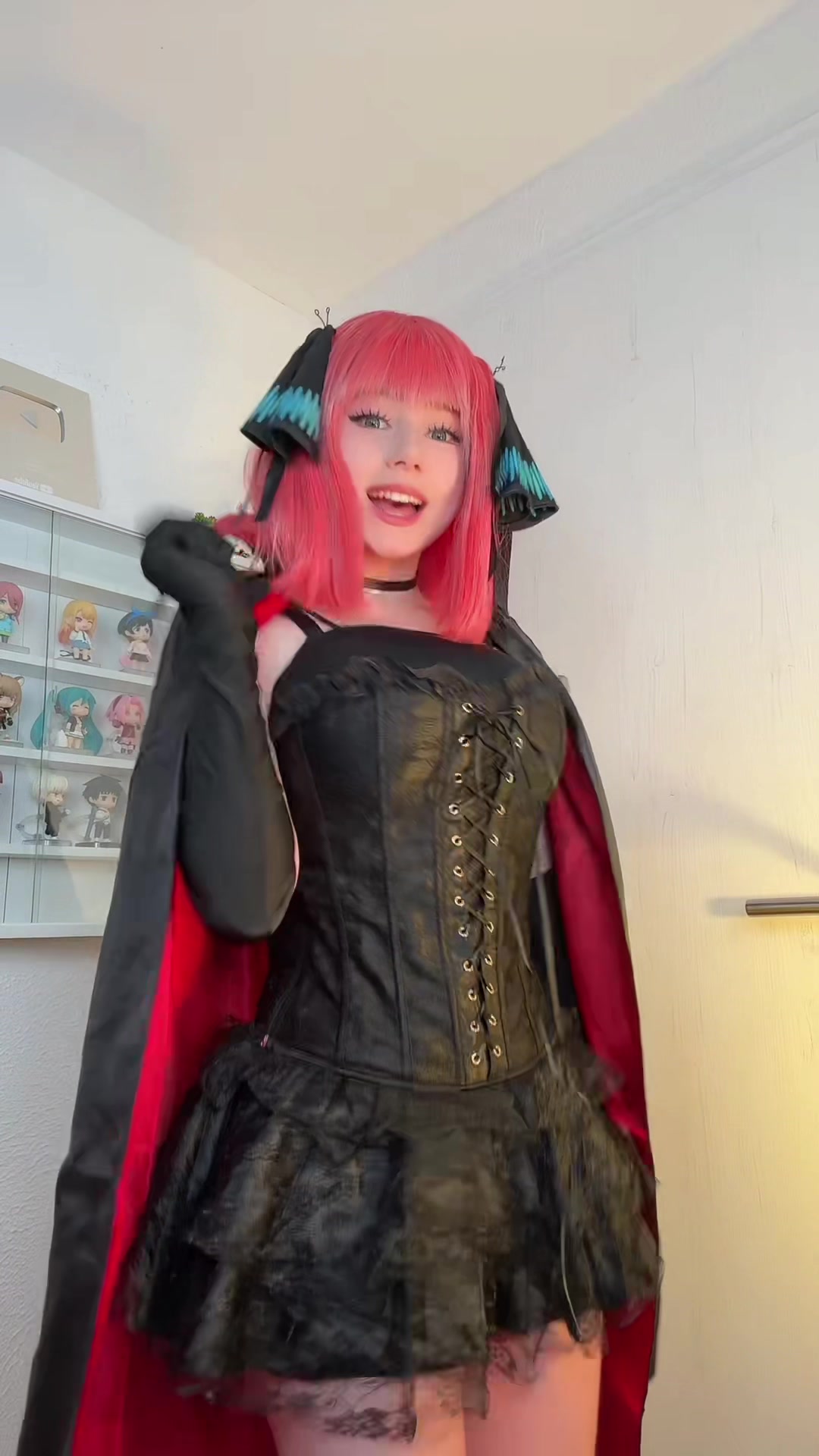 twitch.tv/upminaa (@upminaa.cos) - Urlebird