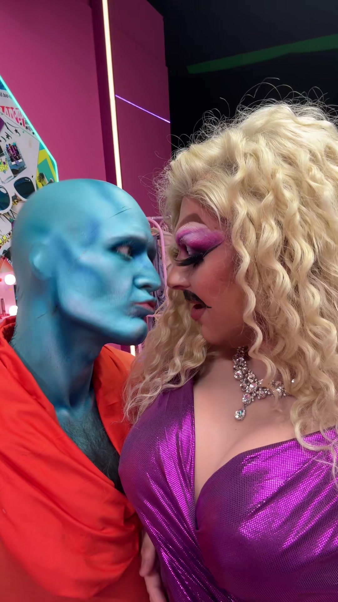 StinkyAsher (@stinkyasher) - Urlebird