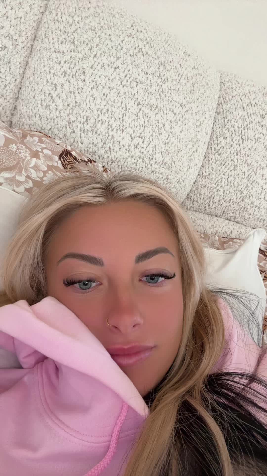 zonamaeee (@zonamaeee) - Urlebird