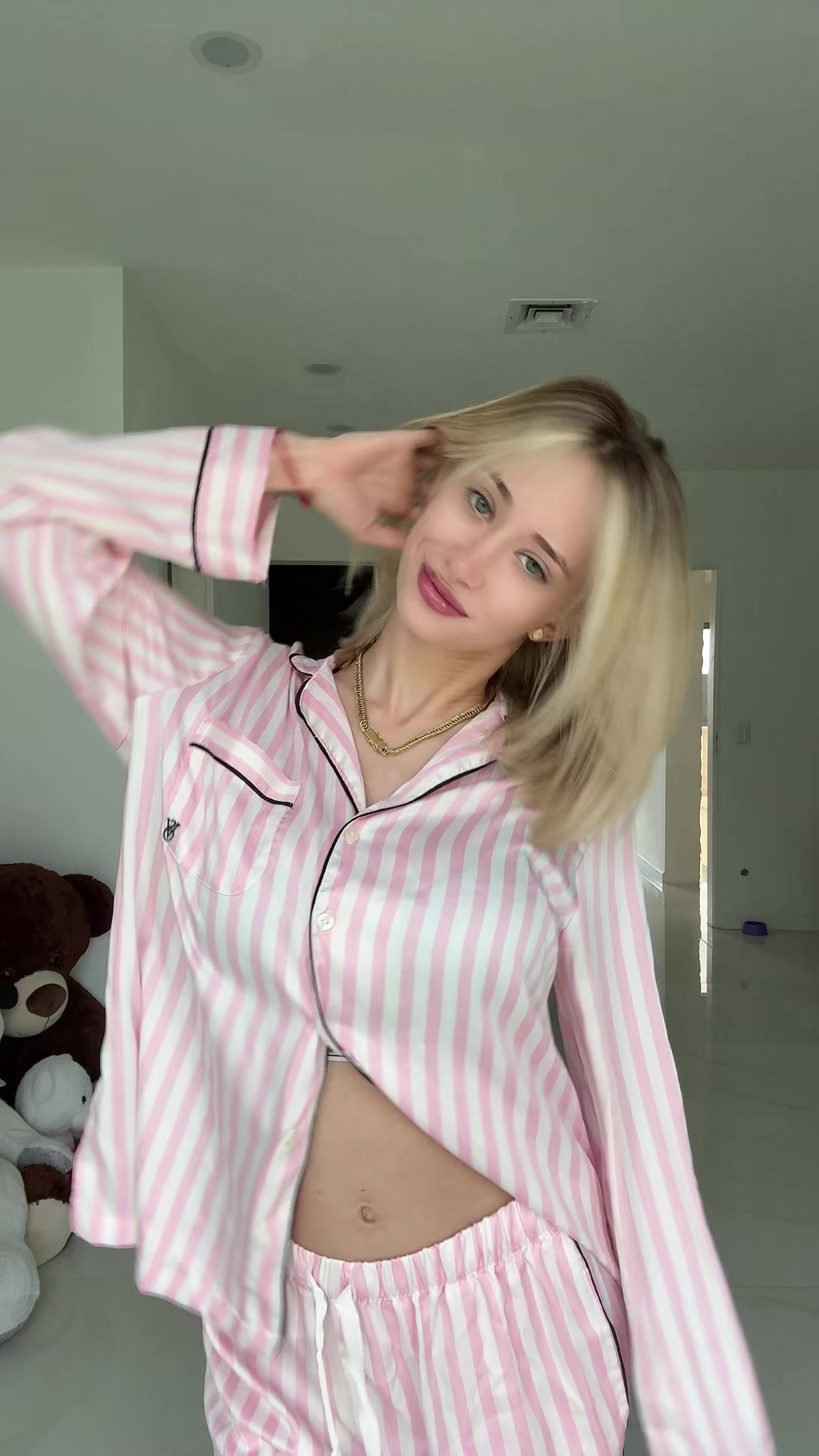 Janice (@janicesochas) - Urlebird