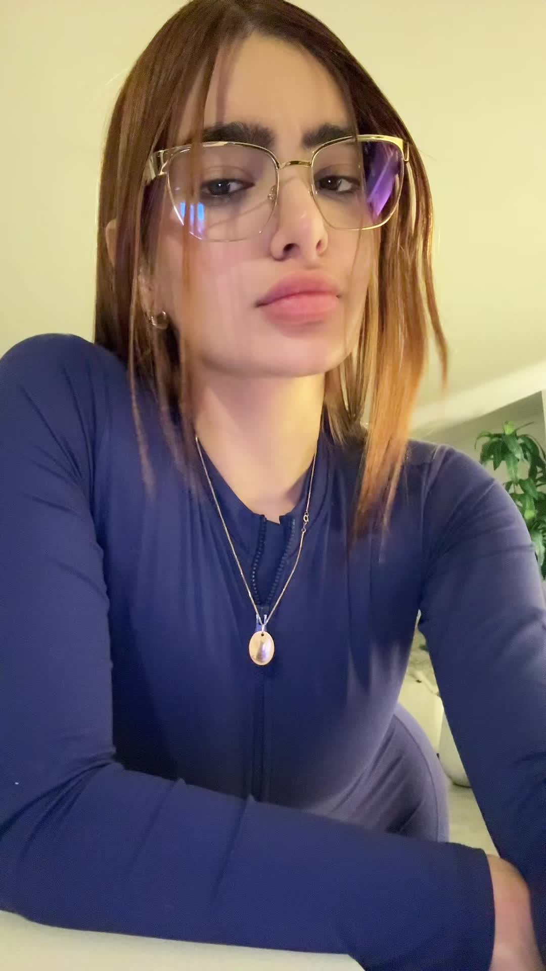 Laura sahar (@laurasahar00) - Urlebird