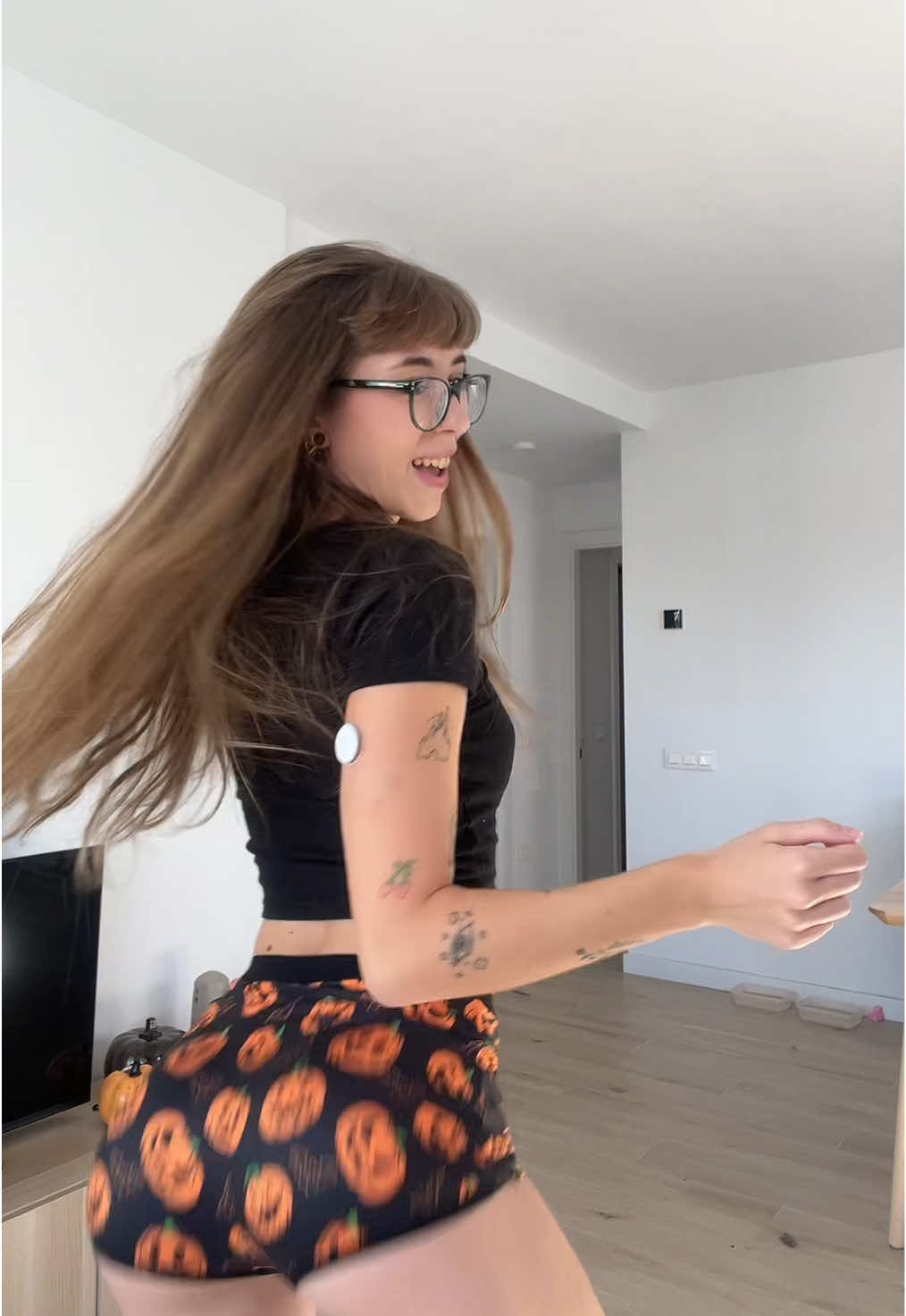 Pau 💘 (@pau.peach) - Urlebird