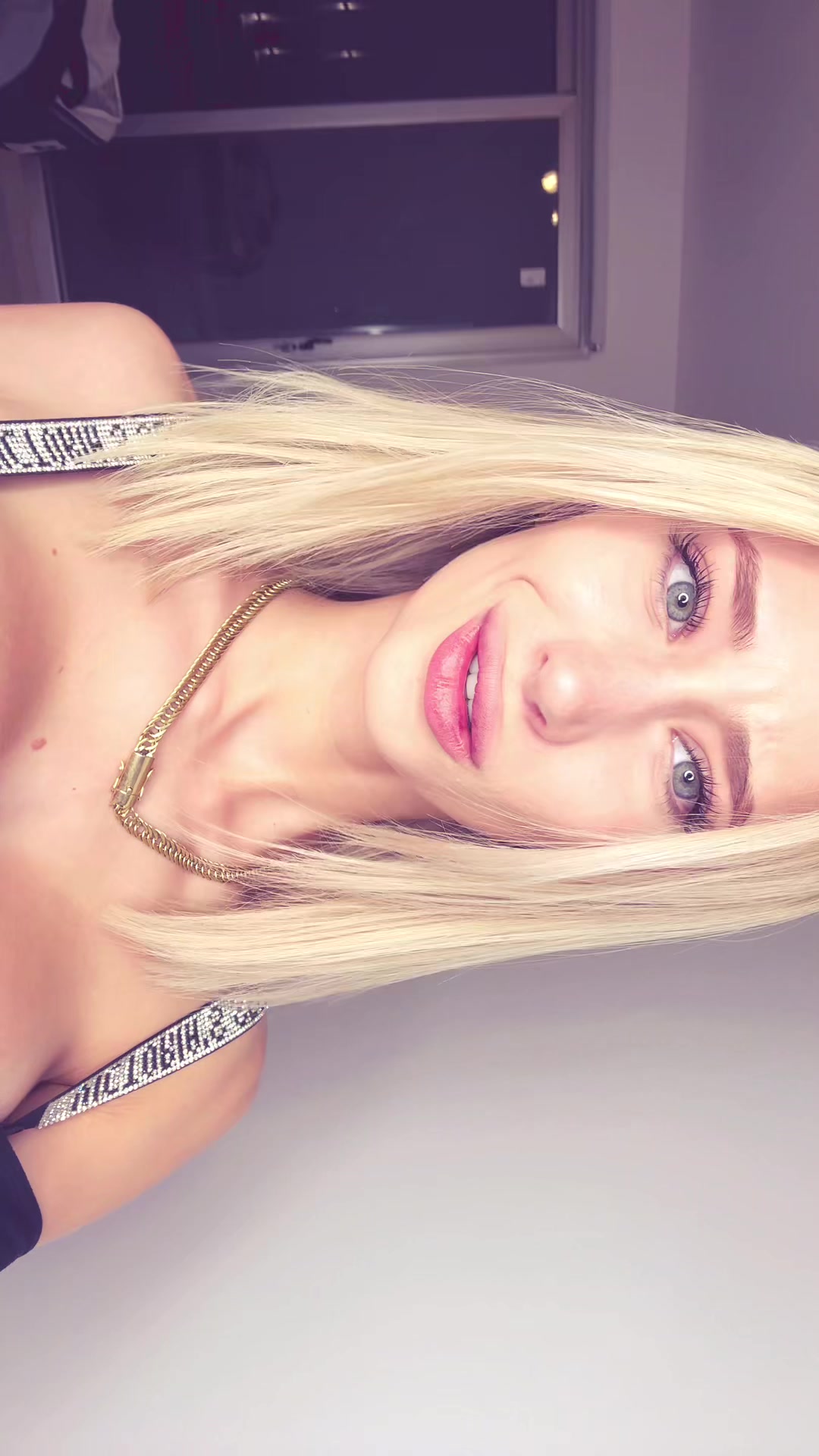 Janice (@janicesochas) - Urlebird